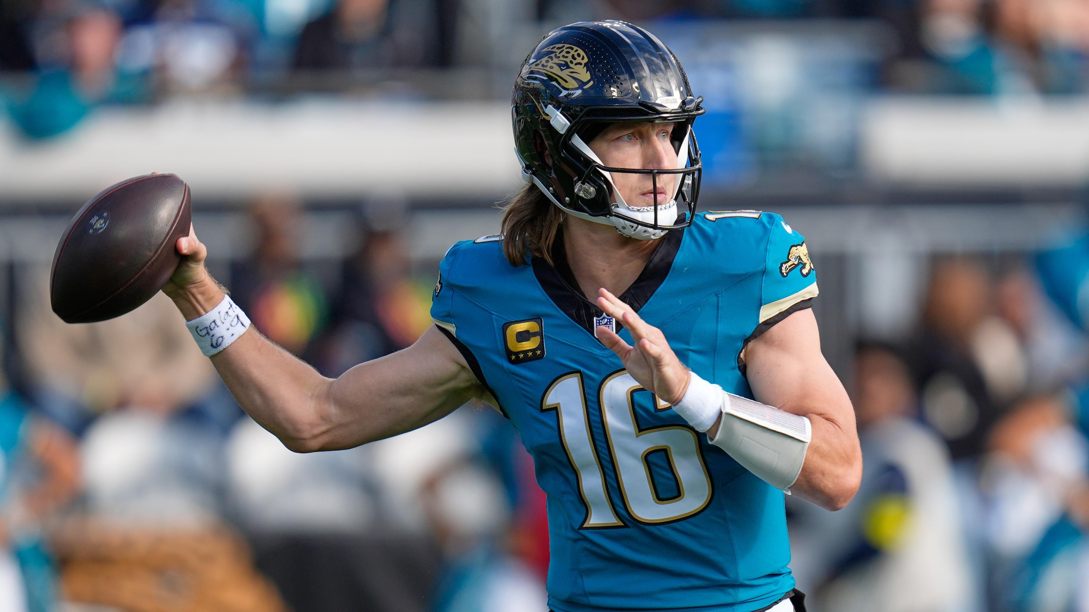 Trevor Lawrence Reacts to Viral Video of Fan Squatting Jaguars QB at ...