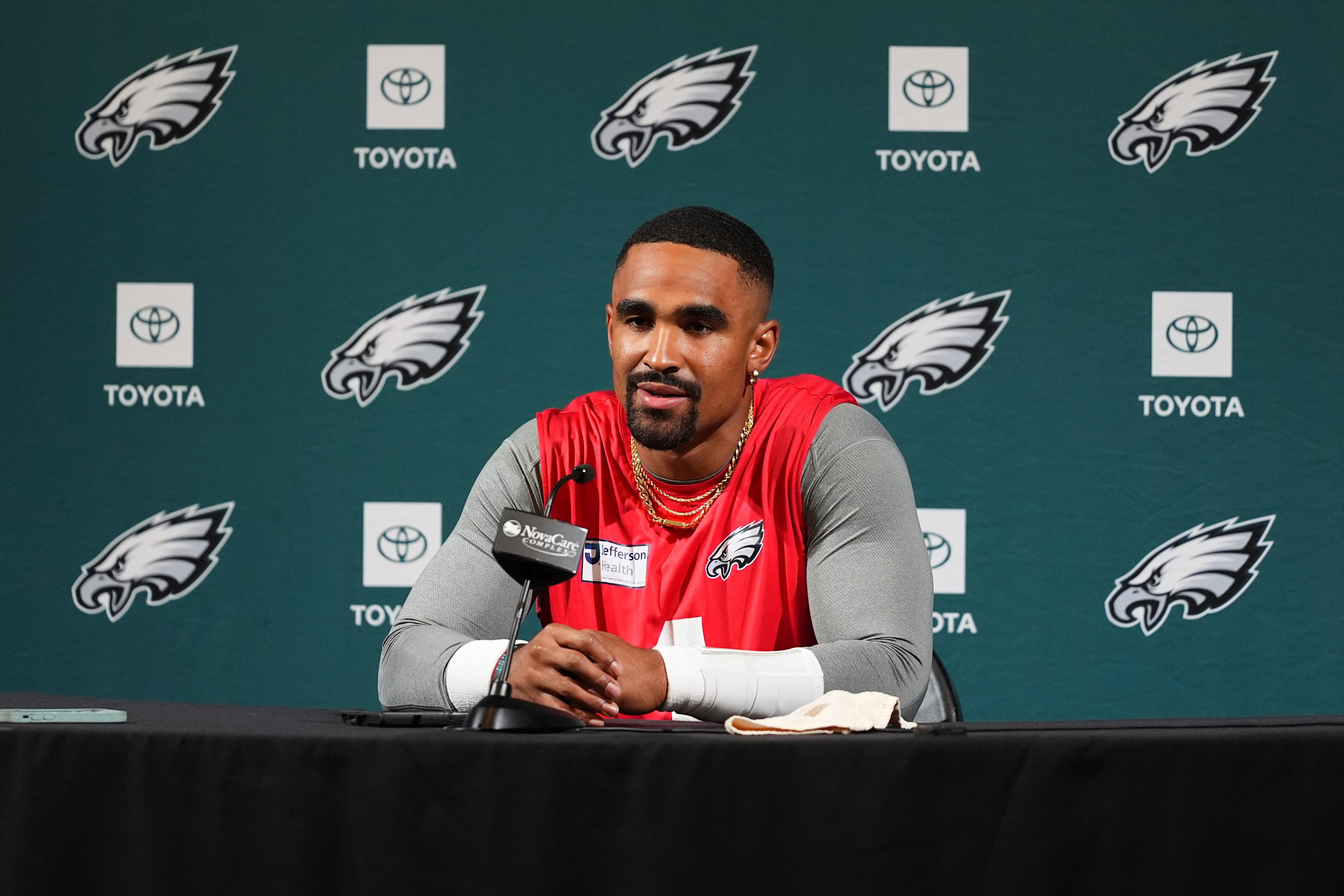 Jalen Hurts Discusses Learning from Michael Jordan After Eagles' Super ...