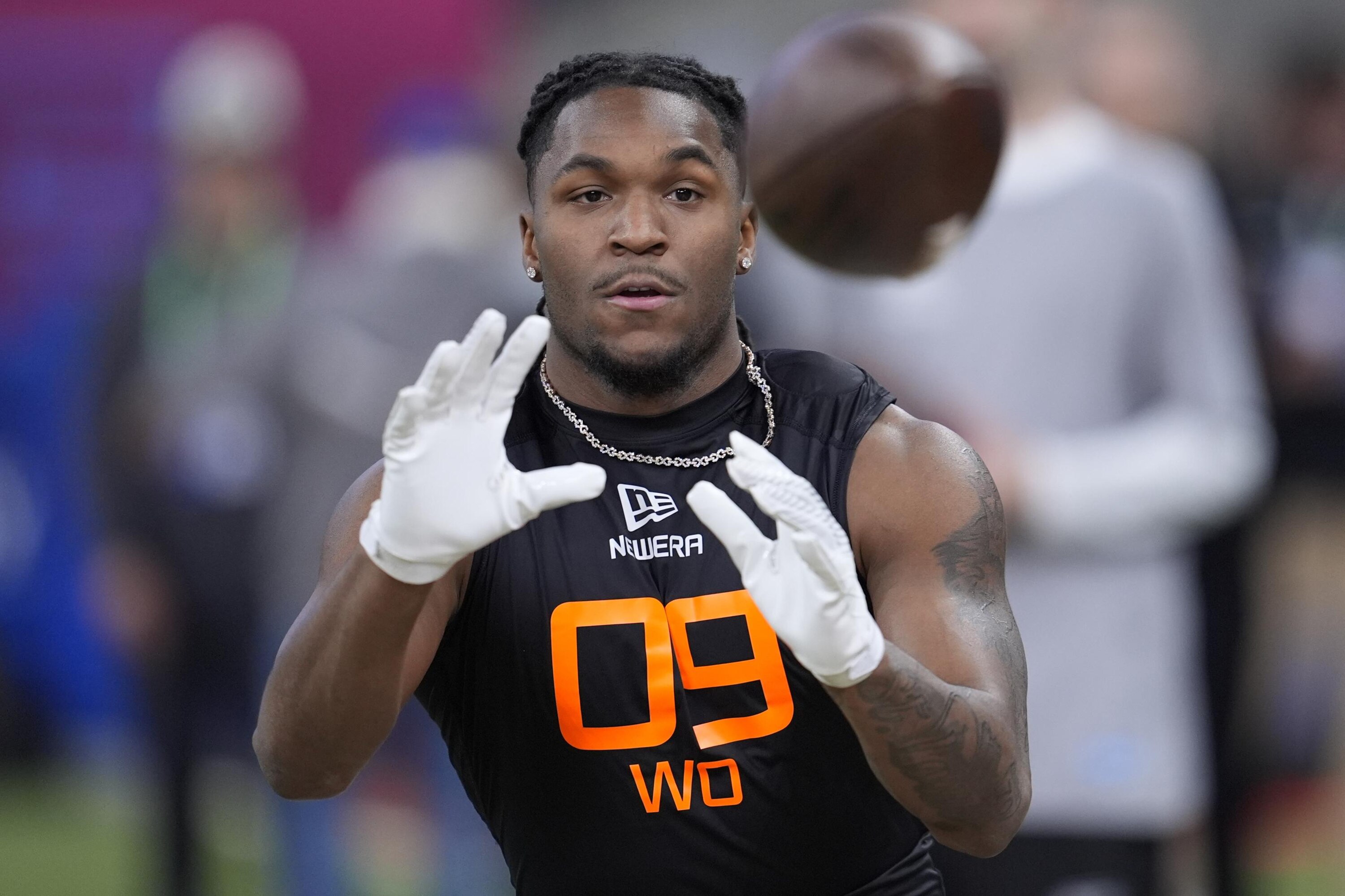 Luther Burden III Posts Late-Night Workout Photo After Slide Out of NFL ...