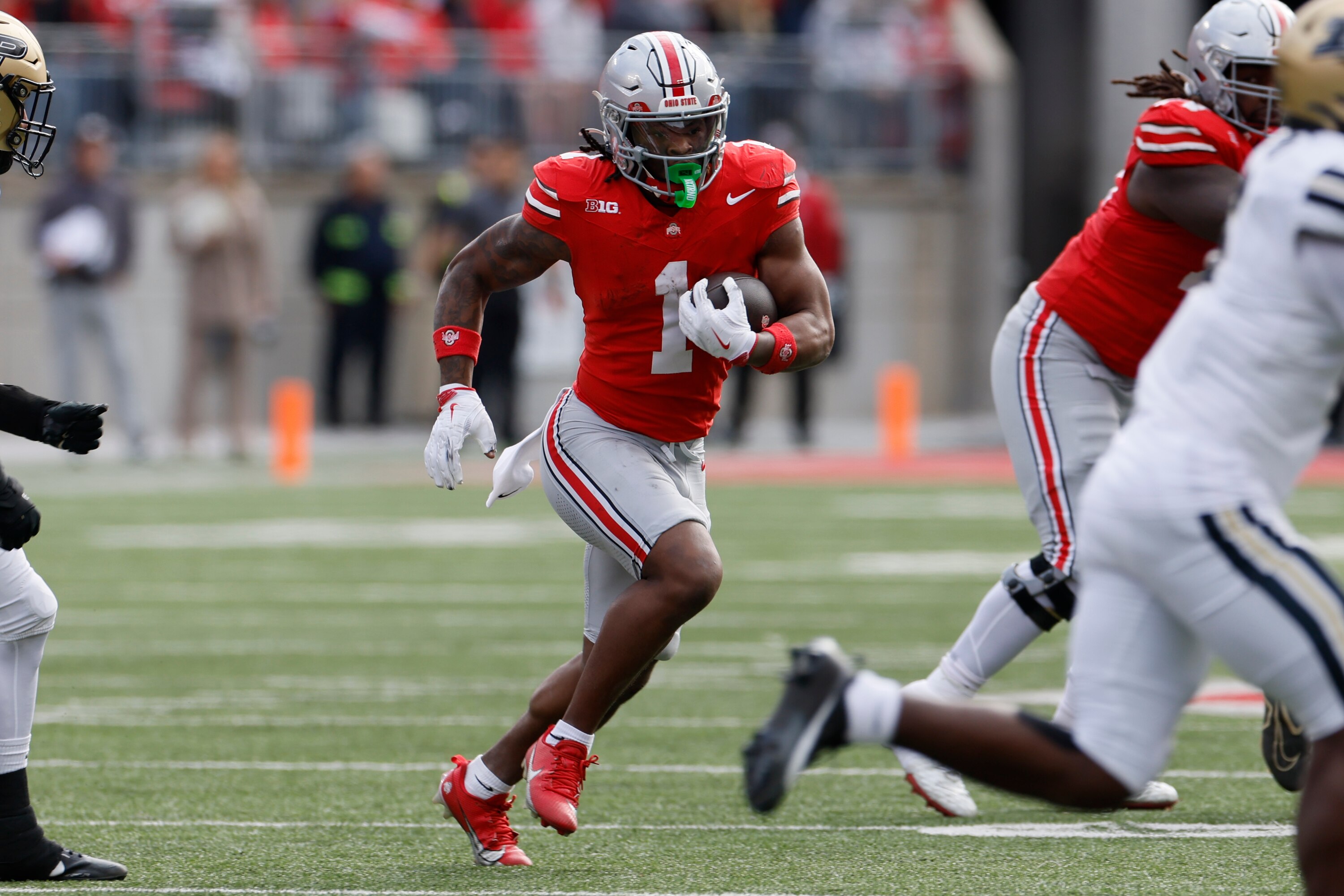 Ohio State's Quinshon Judkins Visits Cowboys, Takes Photo With Jerry Jones