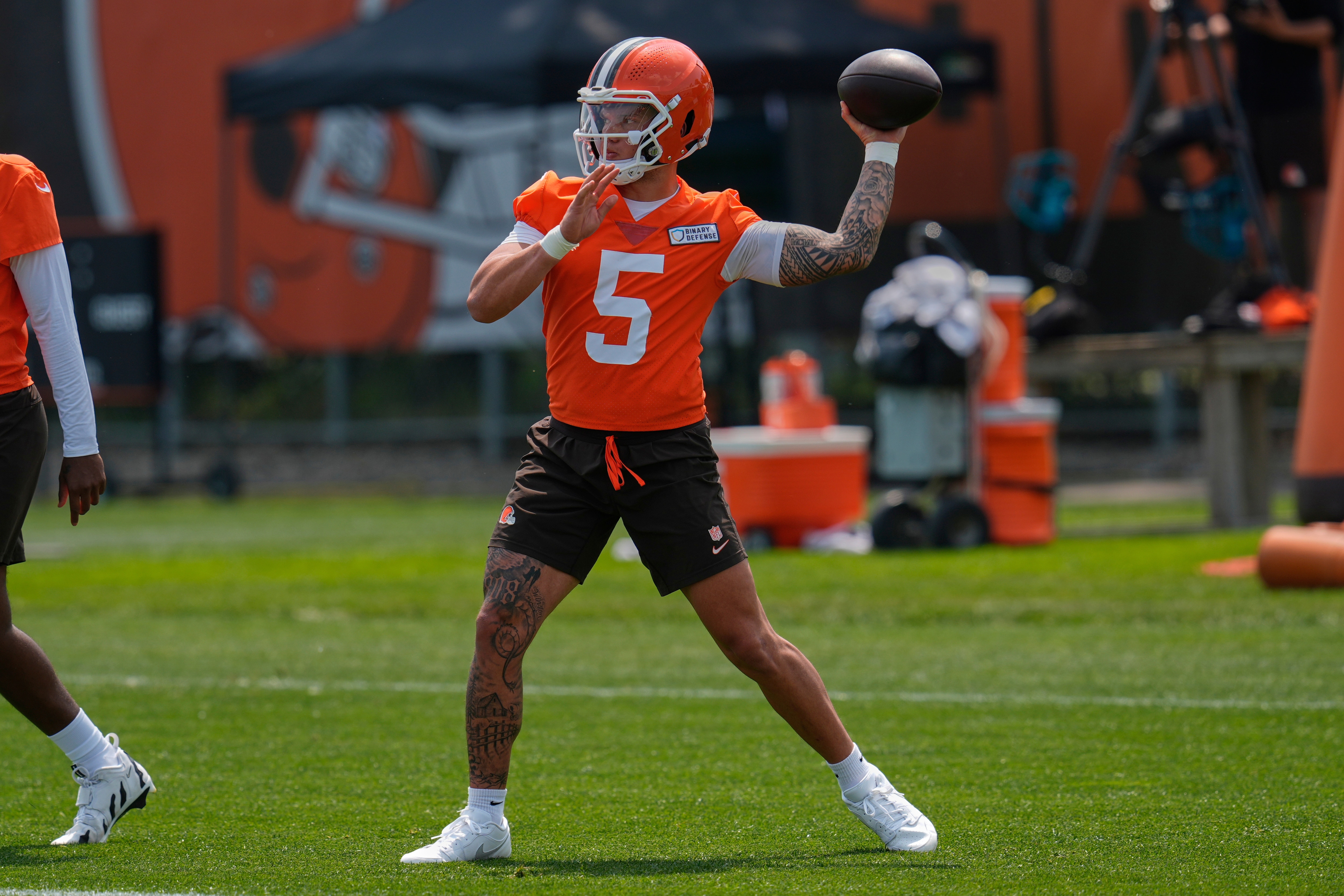 Dillon Gabriel, Browns Agree to NFL Rookie Contract amid Shedeur Sanders Buzz