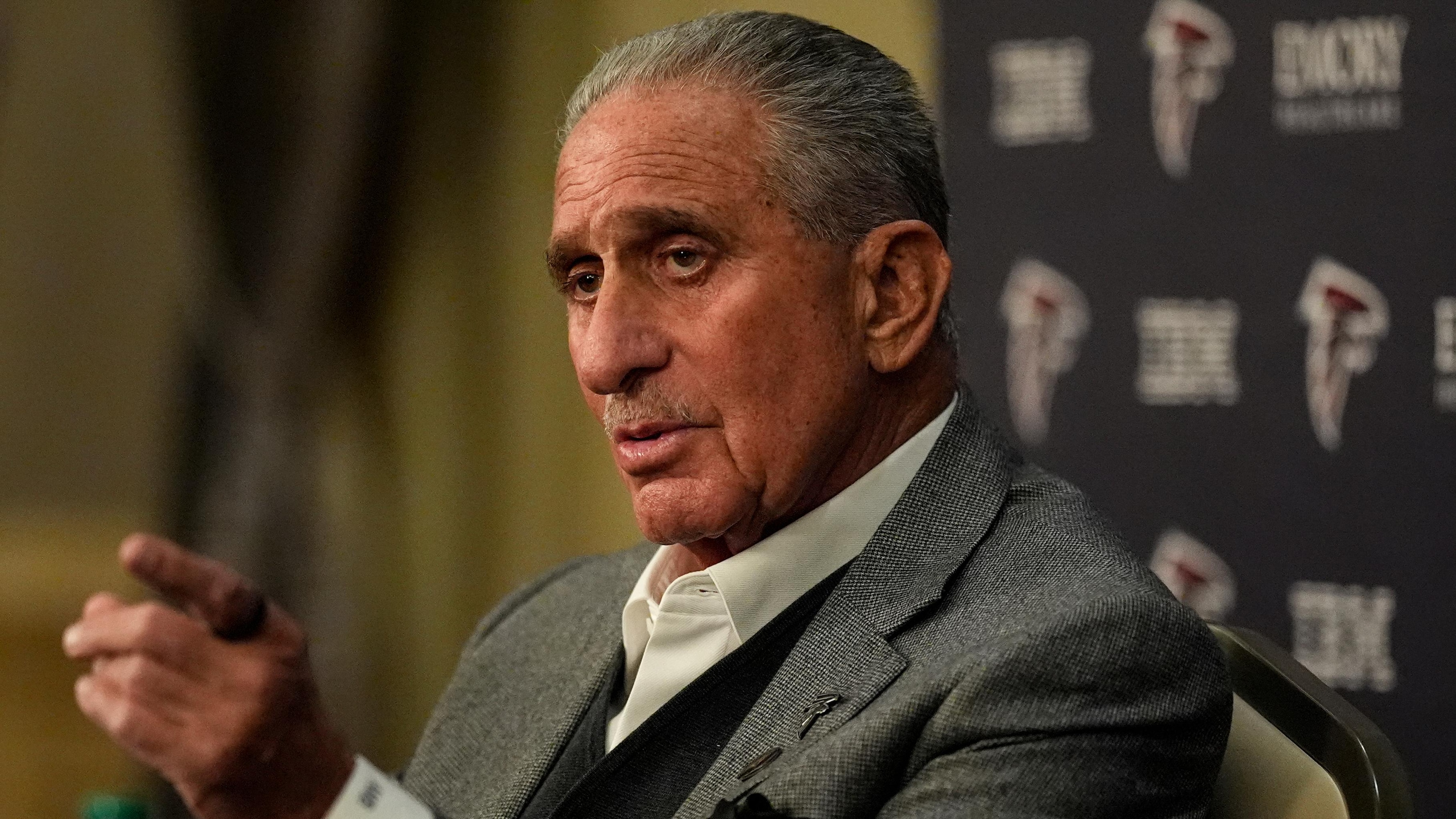 Falcons' Arthur Blank Confirms 'Fan-Friendly' Concession Menu Prices ...