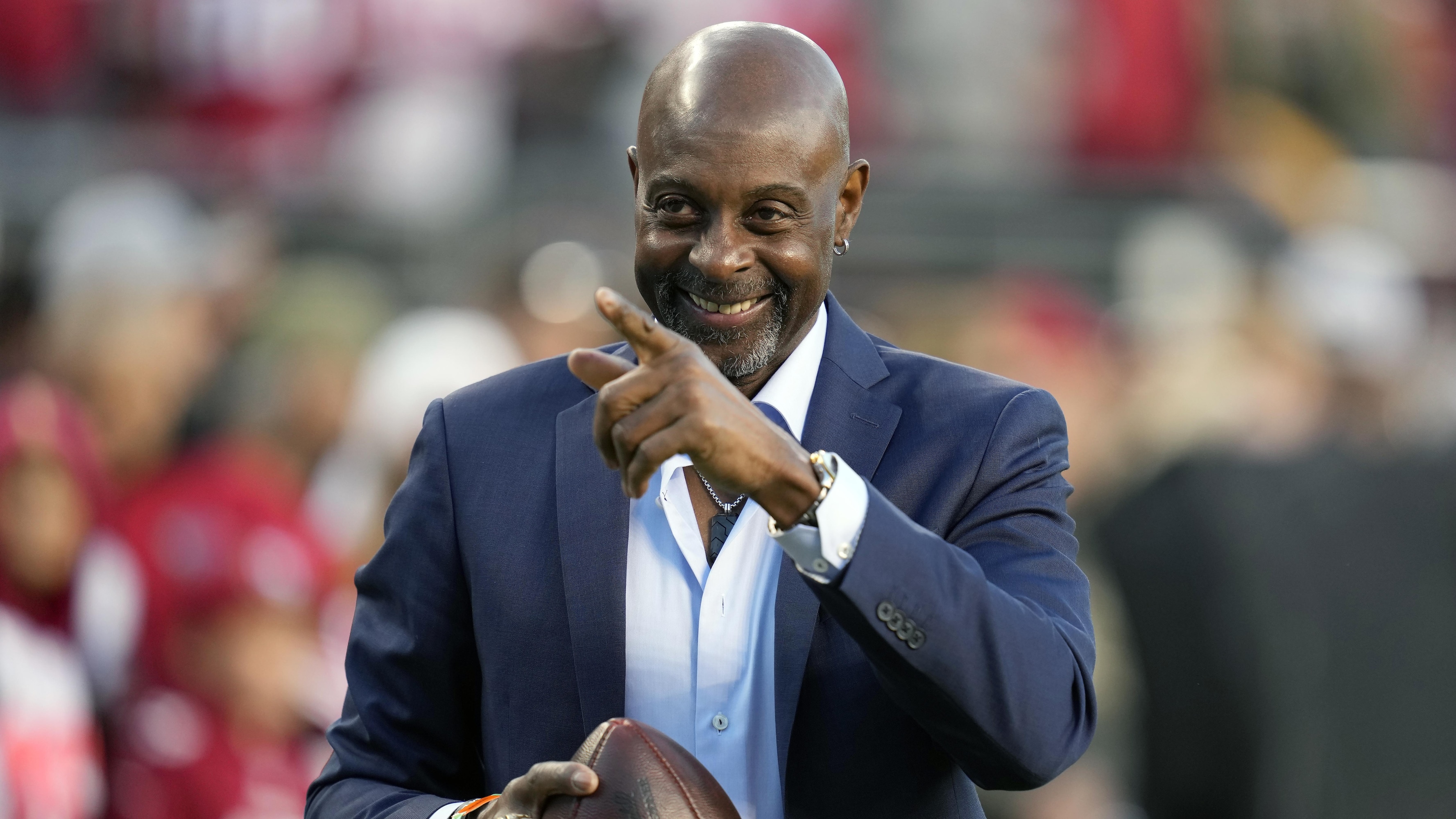 NFL Icon Jerry Rice Serves as Guest Photographer for 49ers vs. Seahawks ...