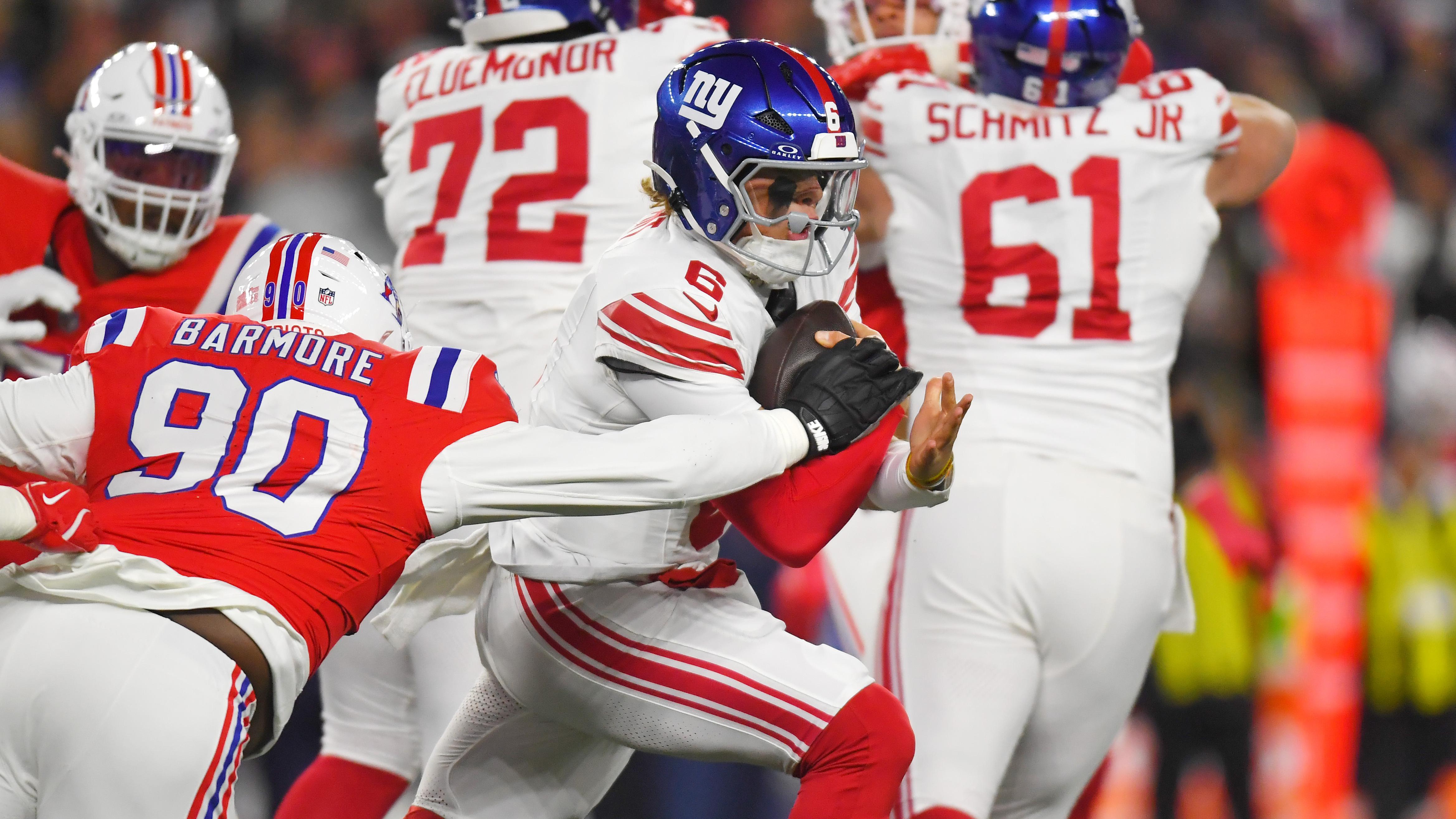 Mike Vrabel Reacts to Jaxson Dart Hit, Warns QBs Not to 'Get Too Cute' by Sideline