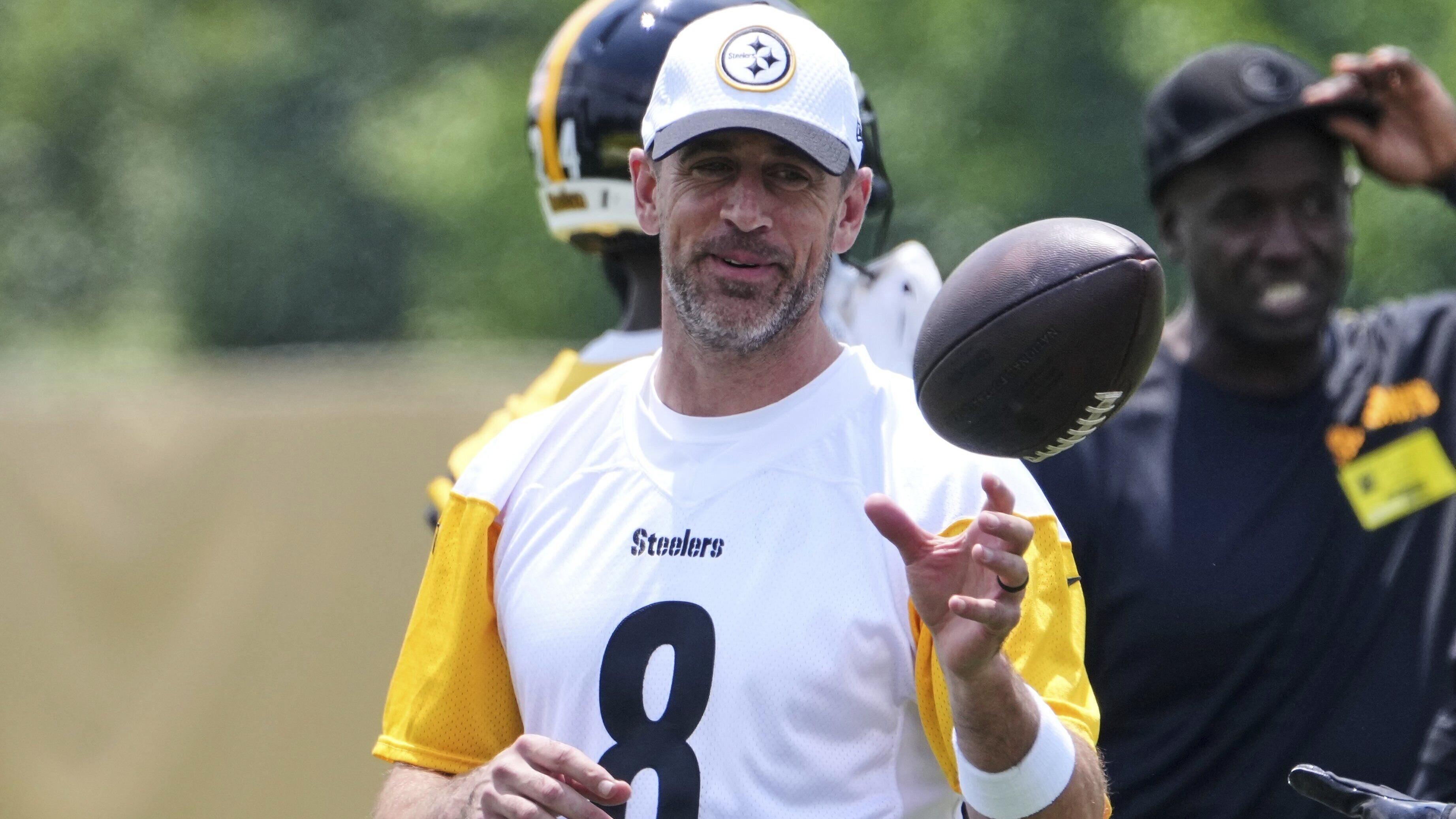 Aaron Rodgers Named Steelers Captain Ahead of Revenge Game Against Jets ...