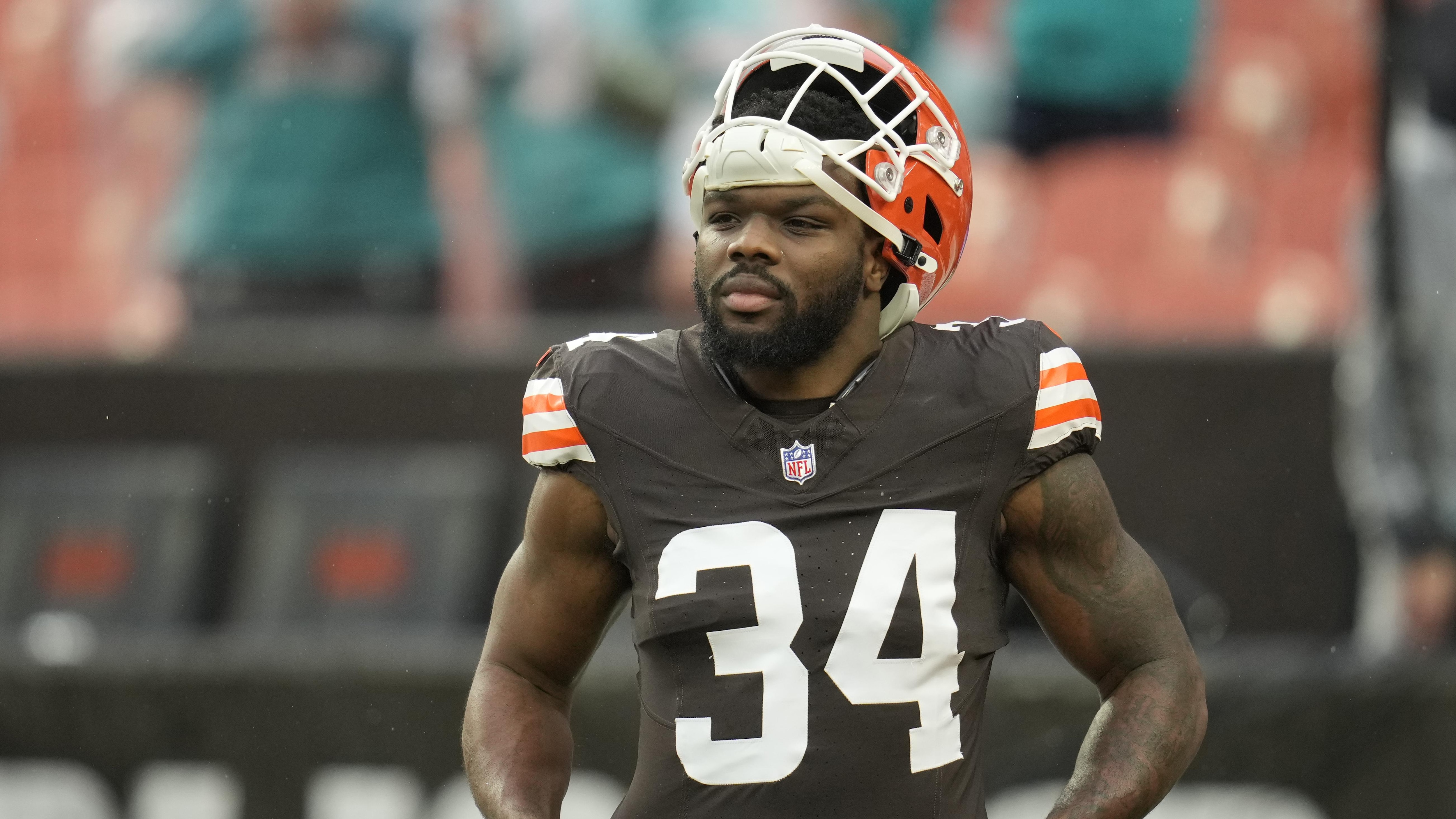 Tua, Tyreek Hill, Dolphins Ripped by NFL Fans in Blowout Loss to Daniel ...