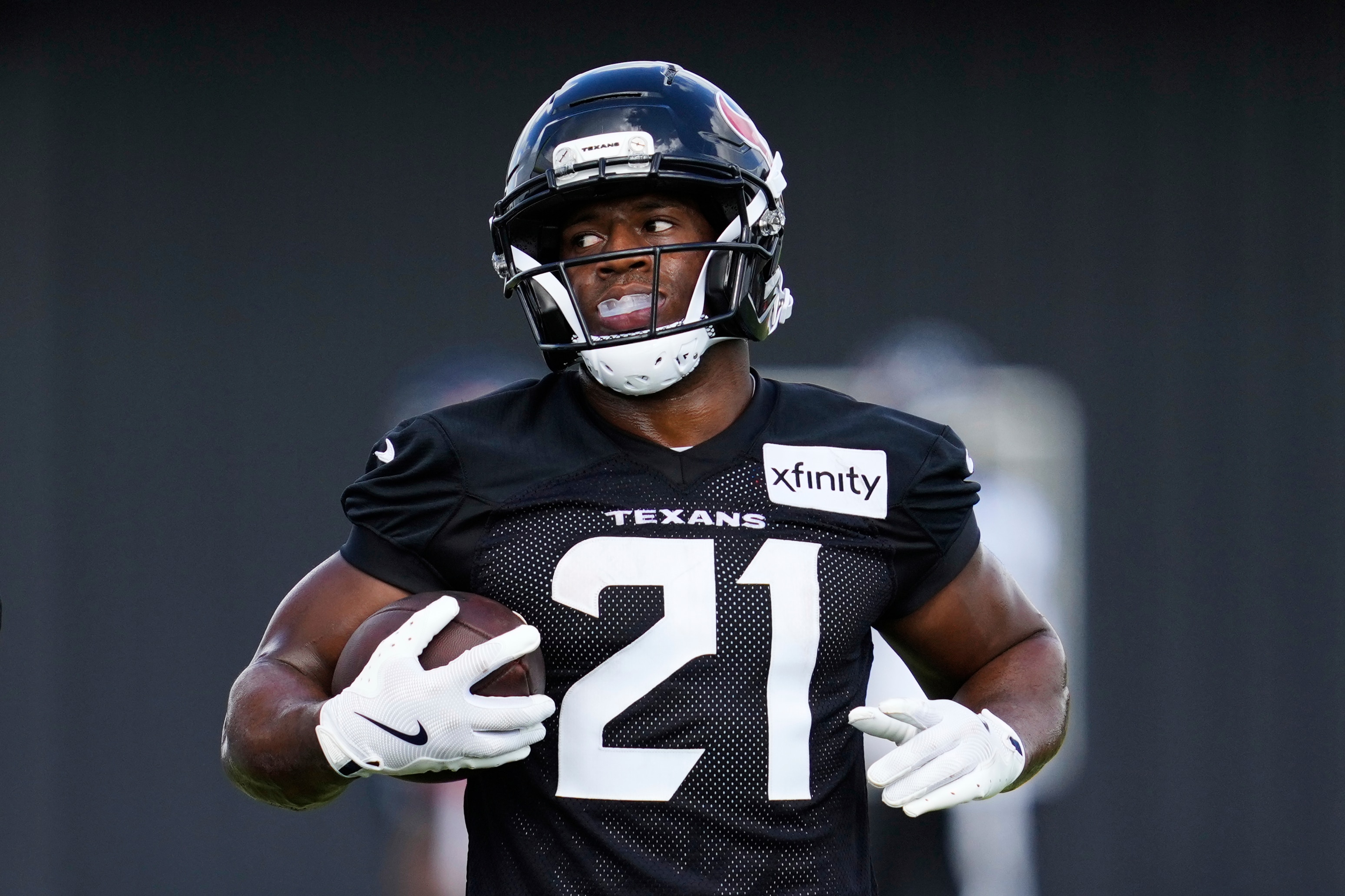 Nick Chubb Fantasy Football Outlook, Advice amid Joe Mixon's Rumored Foot Injury
