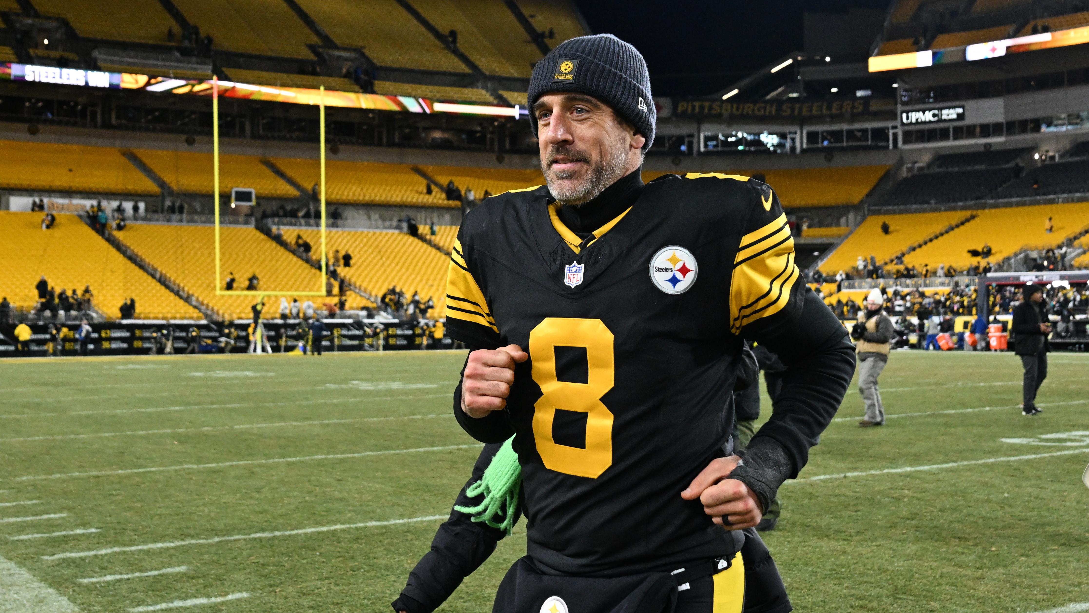 Ben Johnson Rips Shirt Off to Celebrate Bears' Win vs. Eagles in Viral ...