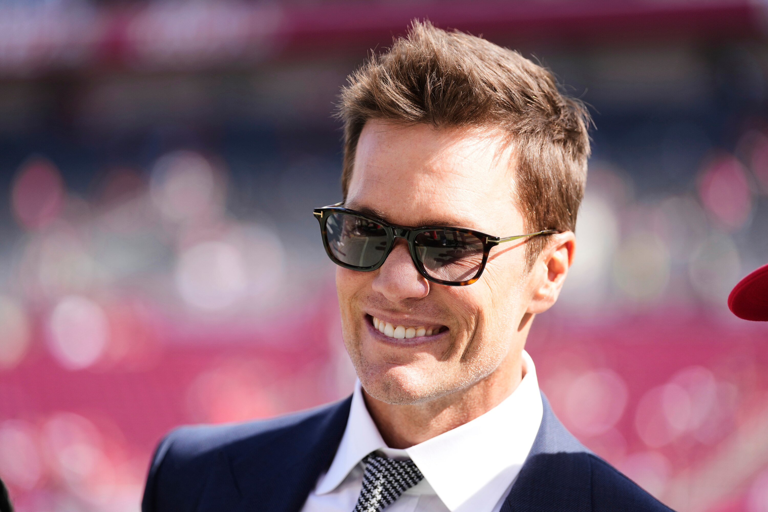 Tom Brady Names Dan Marino, Aaron Rodgers, Favre as Most Talented Arms ...