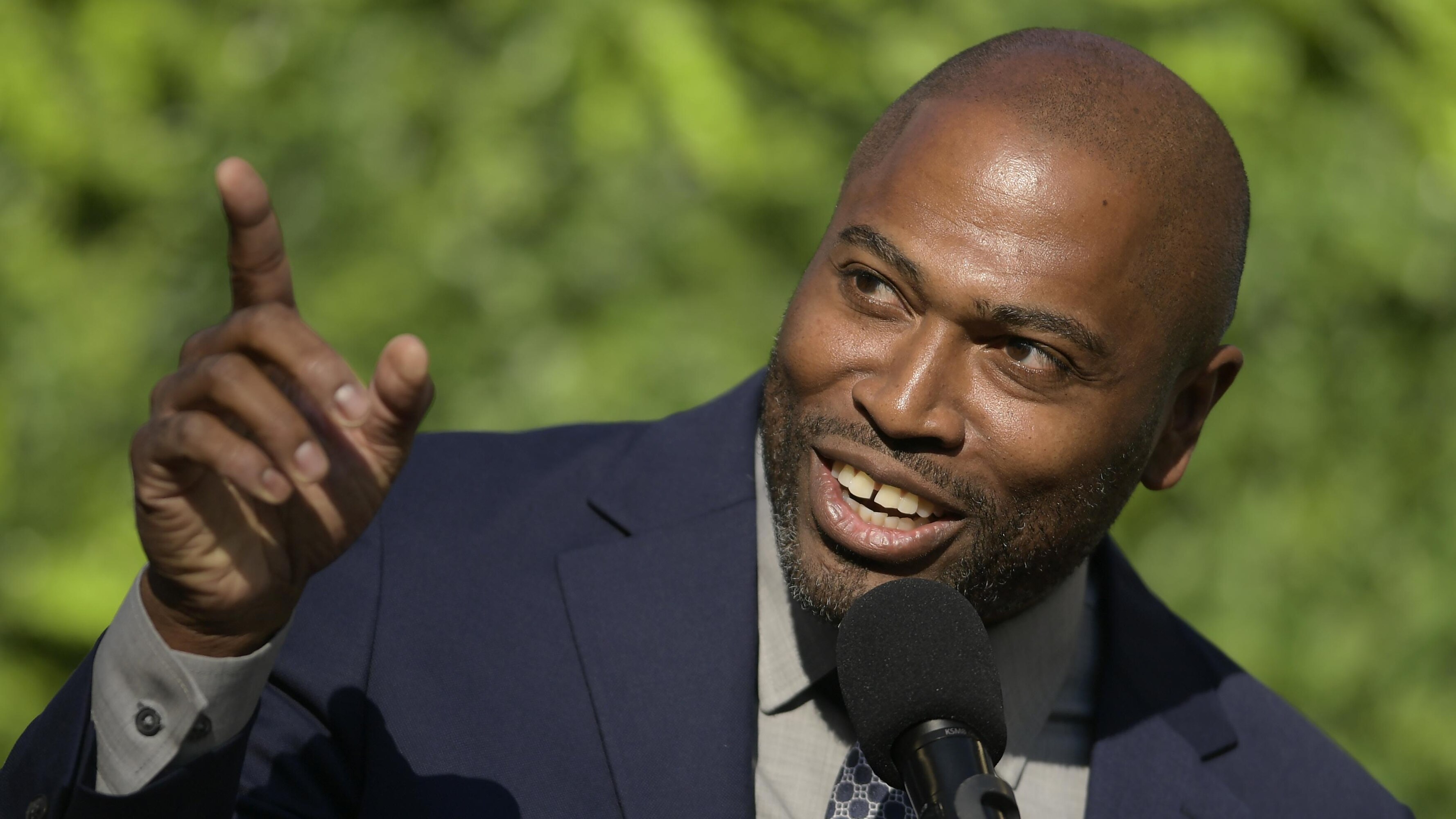 Former NFL RB Shaun Alexander Reveals He's Expecting 14th Child with Wife Valerie