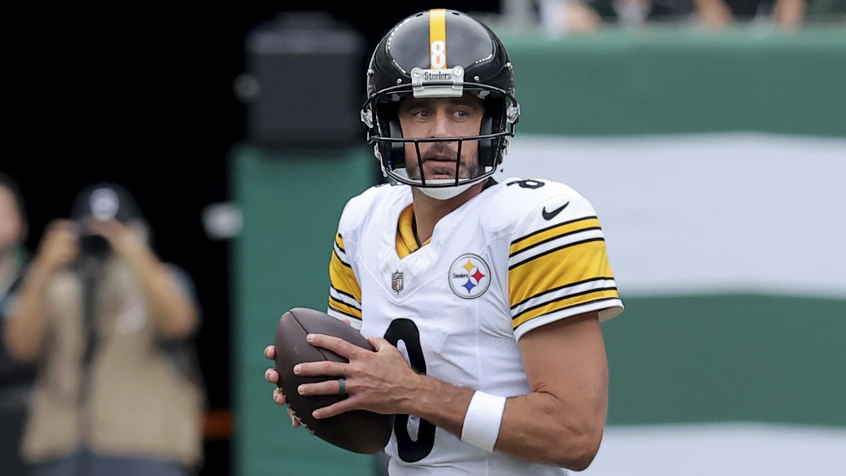 NFL Scout Says Aaron Rodgers Looks 'More Secure,' Less Hesitant with ...