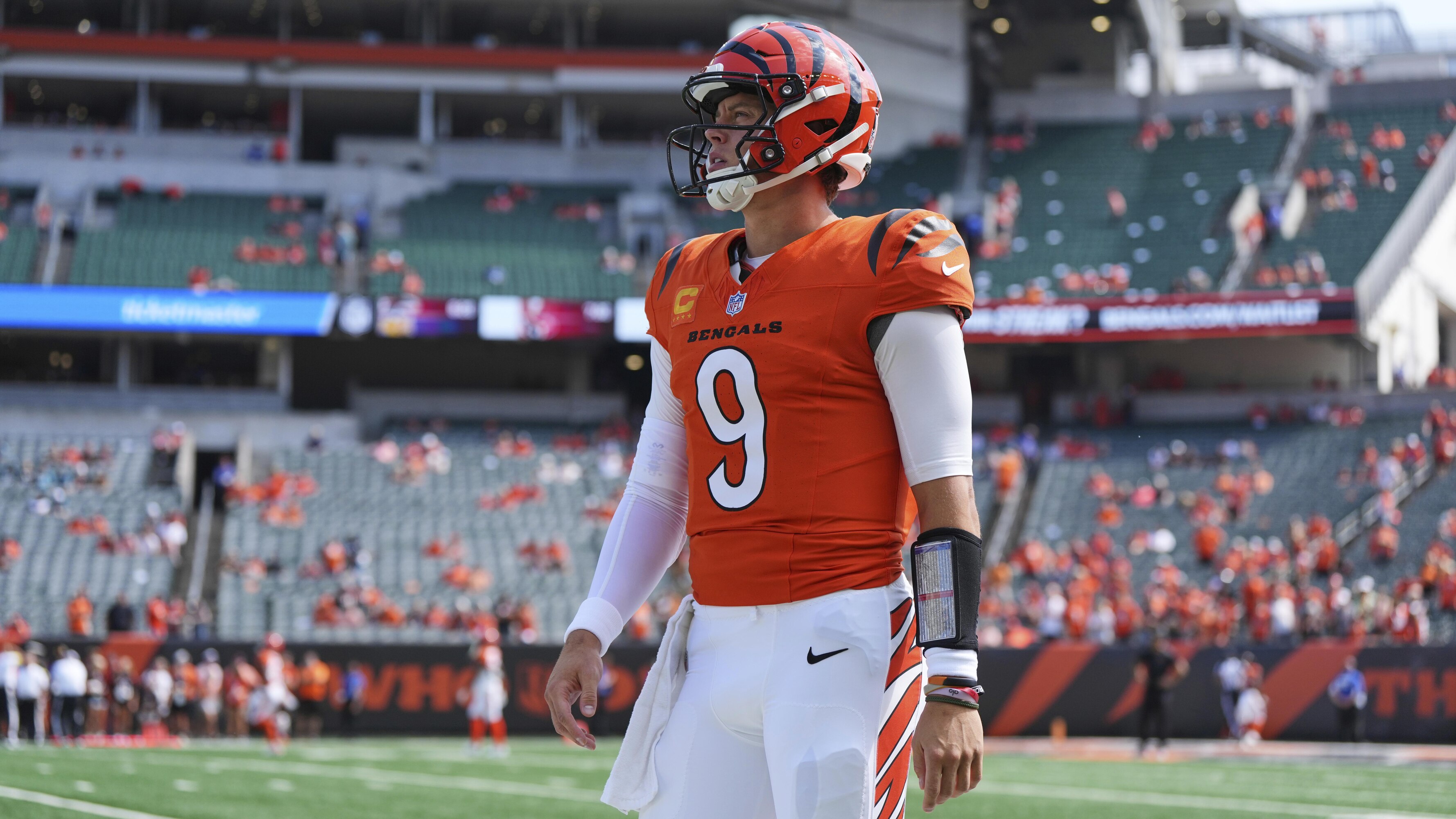 Explaining Joe Burrow's Turf Toe Injury and Recovery Schedule amid ...