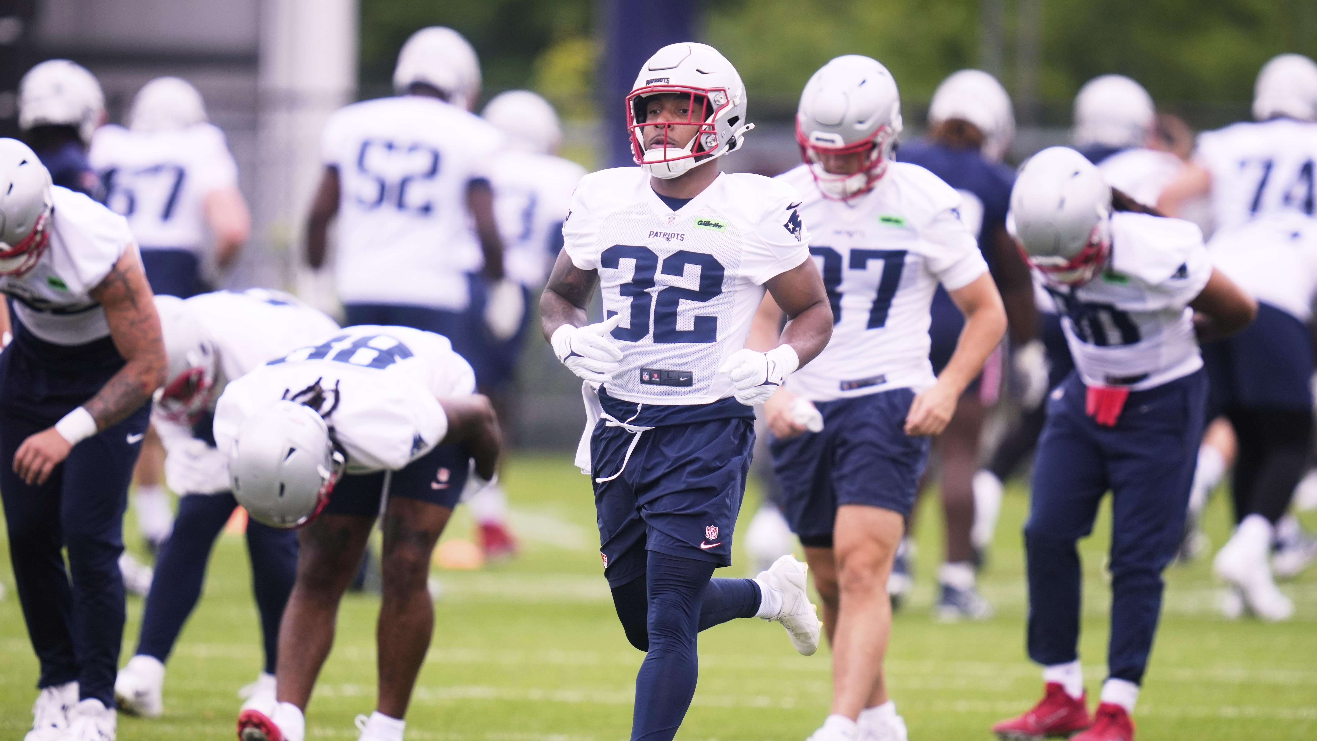 Patriots' TreVeyon Henderson Contract Holdout Reportedly Was 'Never' in ...