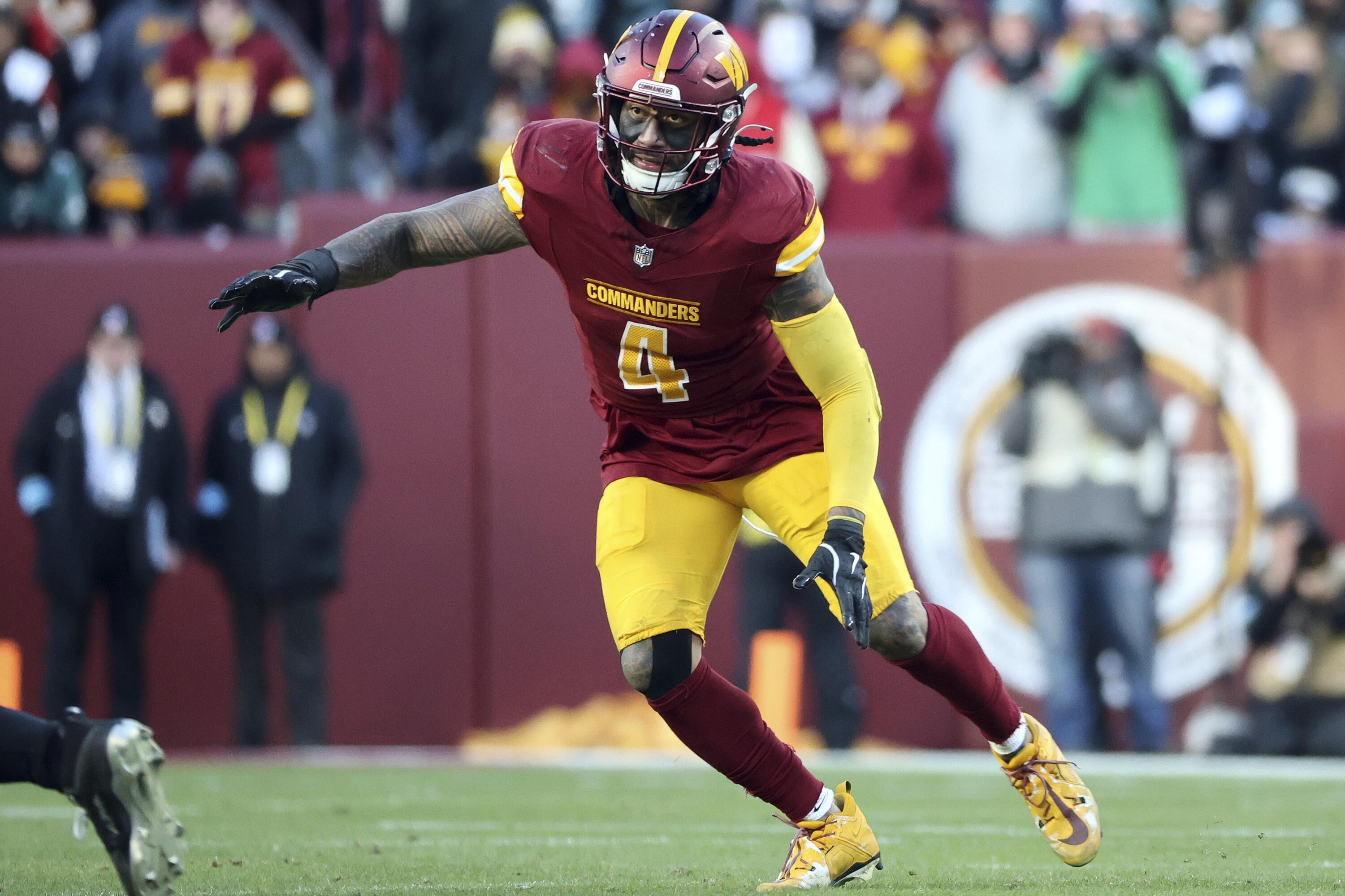 Commanders' Frankie Luvu Calls for 'Cheapo' Tush Push Play to Be Banned by NFL