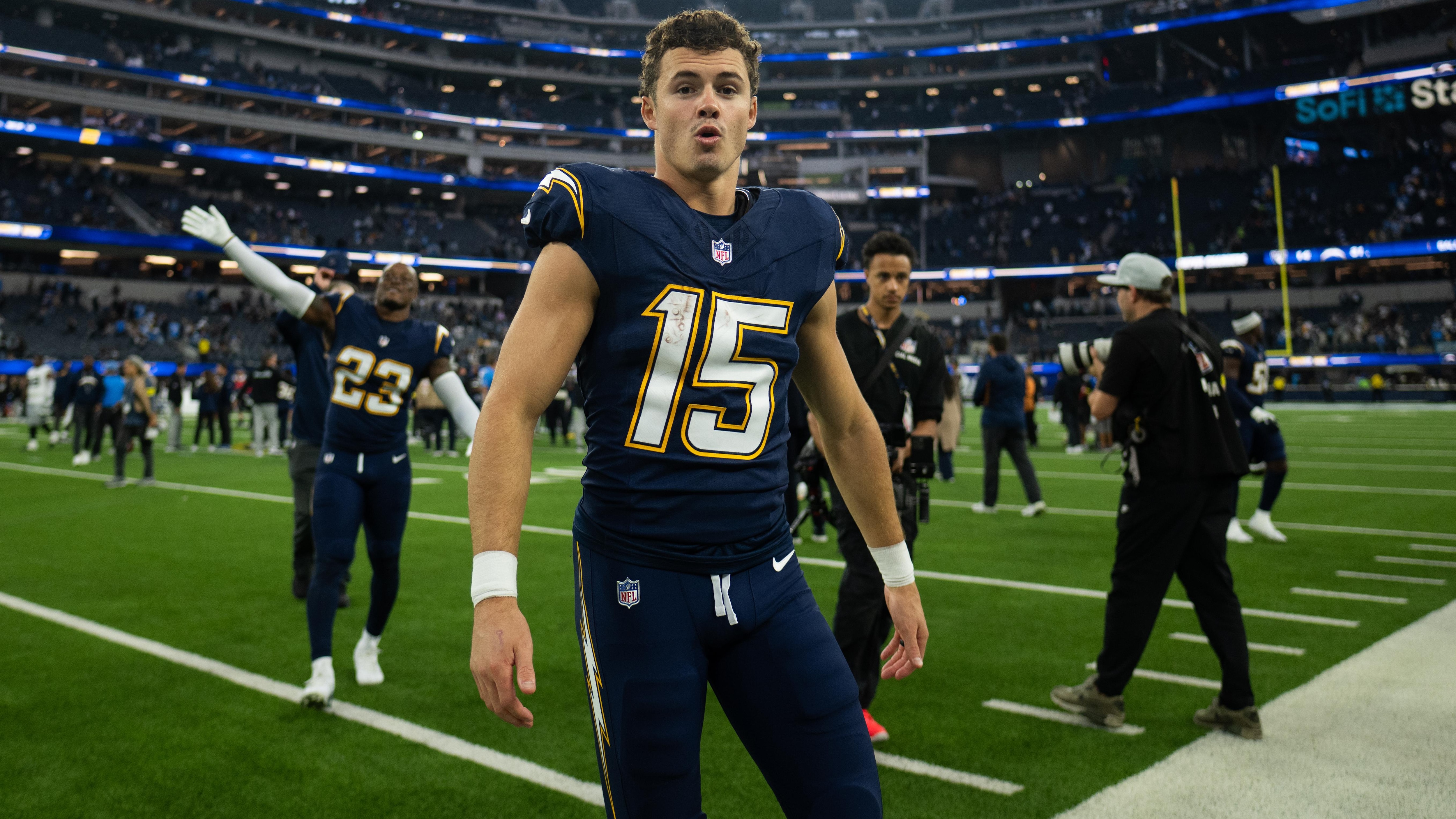 Week 16 Start 'Em, Sit 'Em Lineup Advice and Smart Sleepers to Exploit