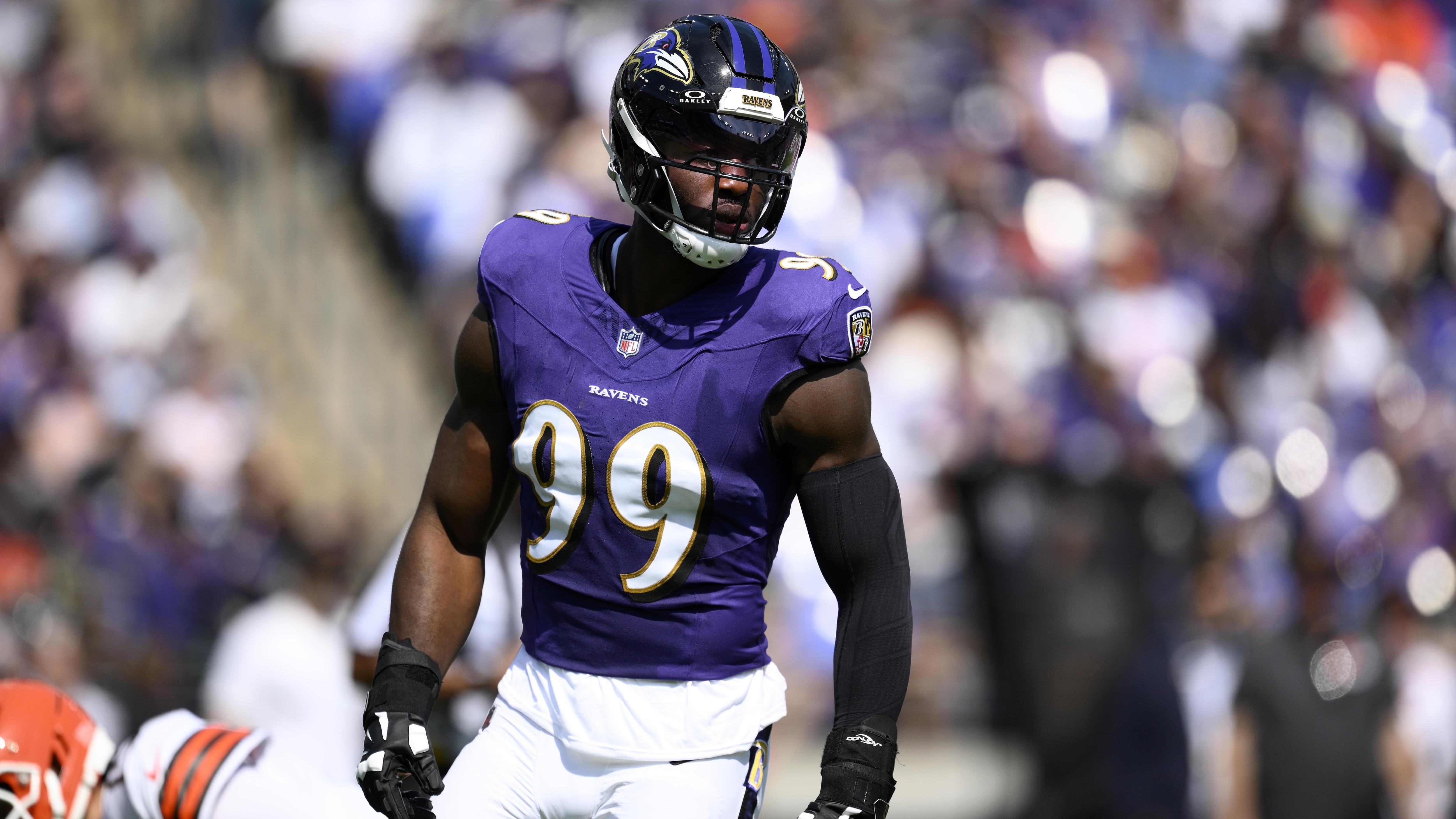 Odafe Oweh Reportedly Traded to Chargers, Ravens Get Alohi Gilman, NFL ...