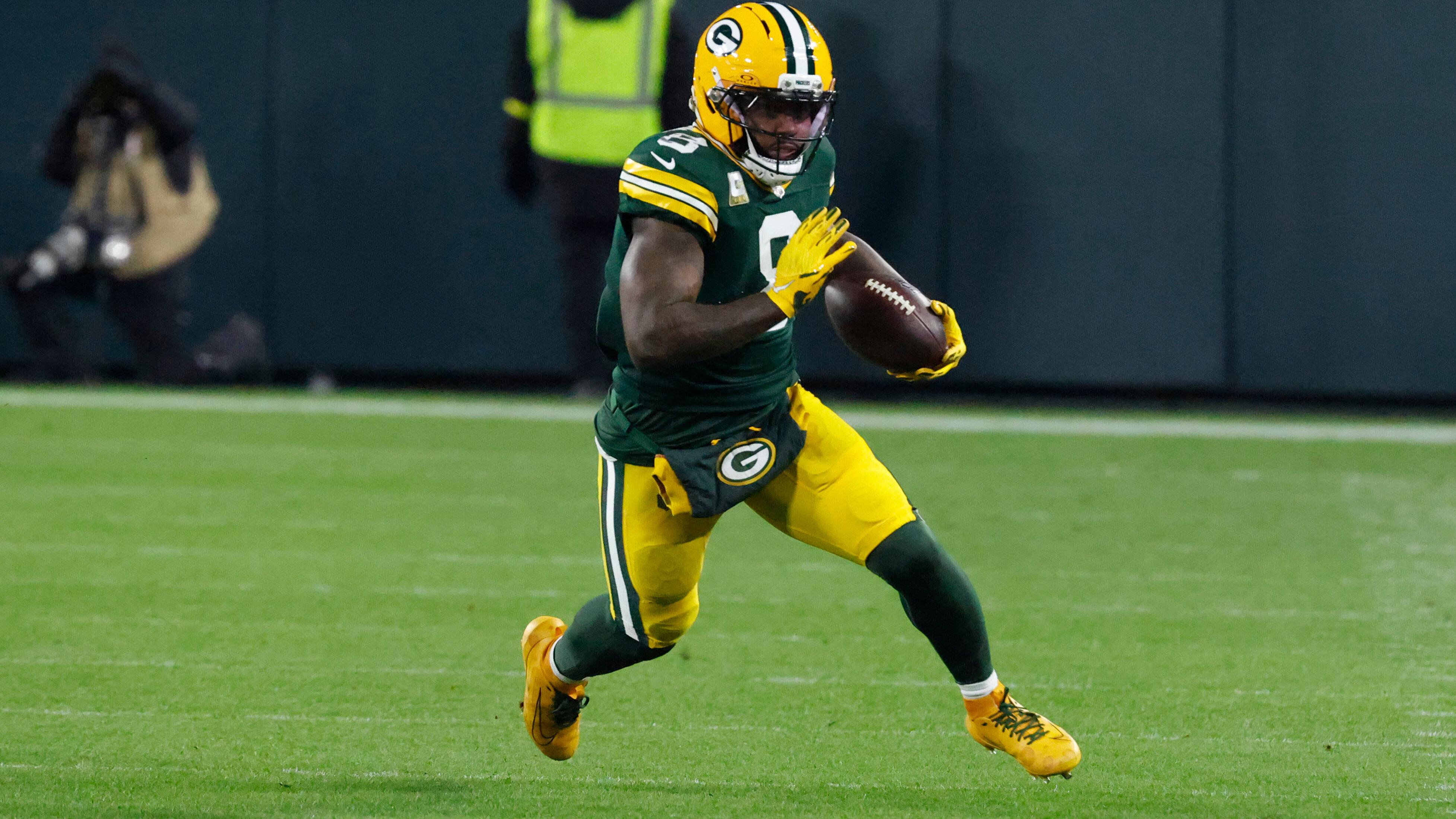 What is Josh Jacobs' Injury Status After Exiting Packers vs. Giants?