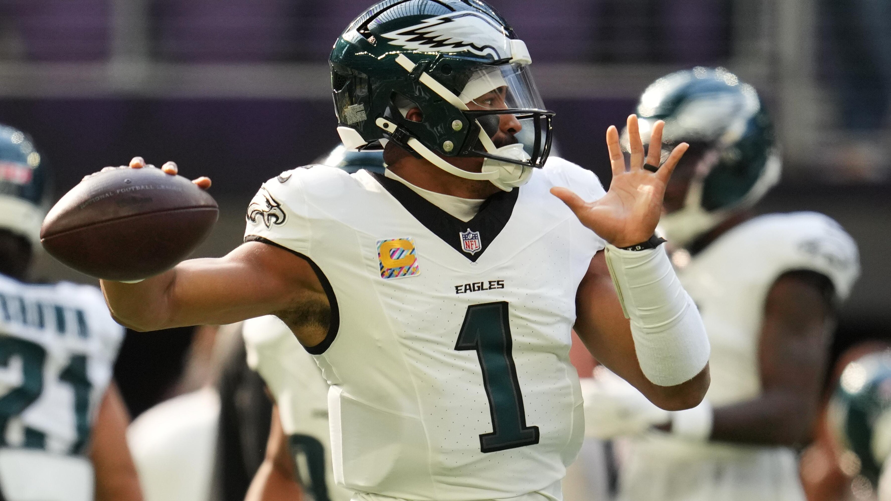 Jalen Hurts' 3 TD Passes Excites NFL Fans as Eagles Beat Vikings to ...