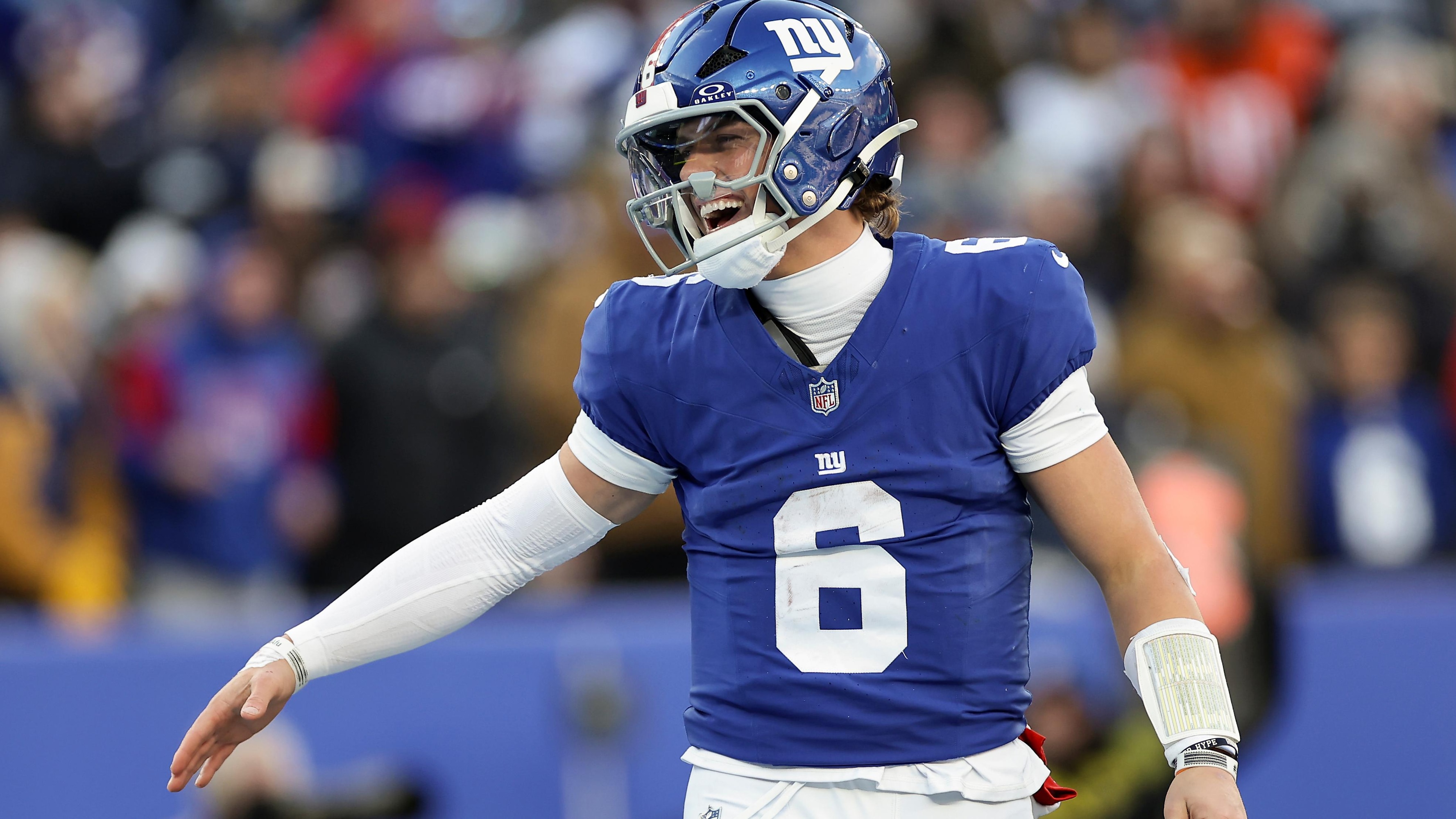 Jaxson Dart Impresses Fans in Giants Win vs. Cowboys Despite Impact to ...