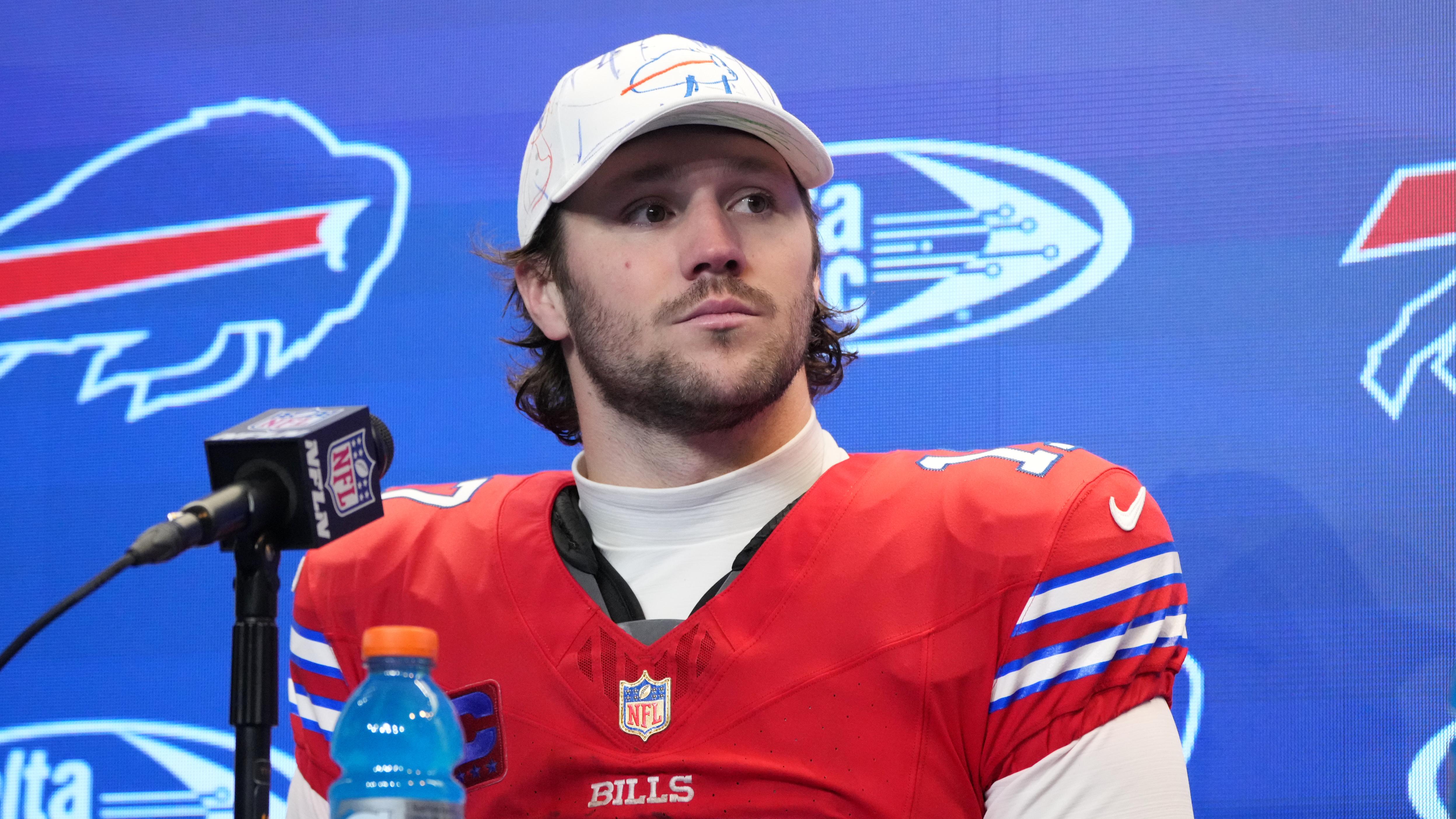 Bills' Josh Allen Downplays Foot Injury, Reacts to Failed 2-Point Attempt vs. Eagles