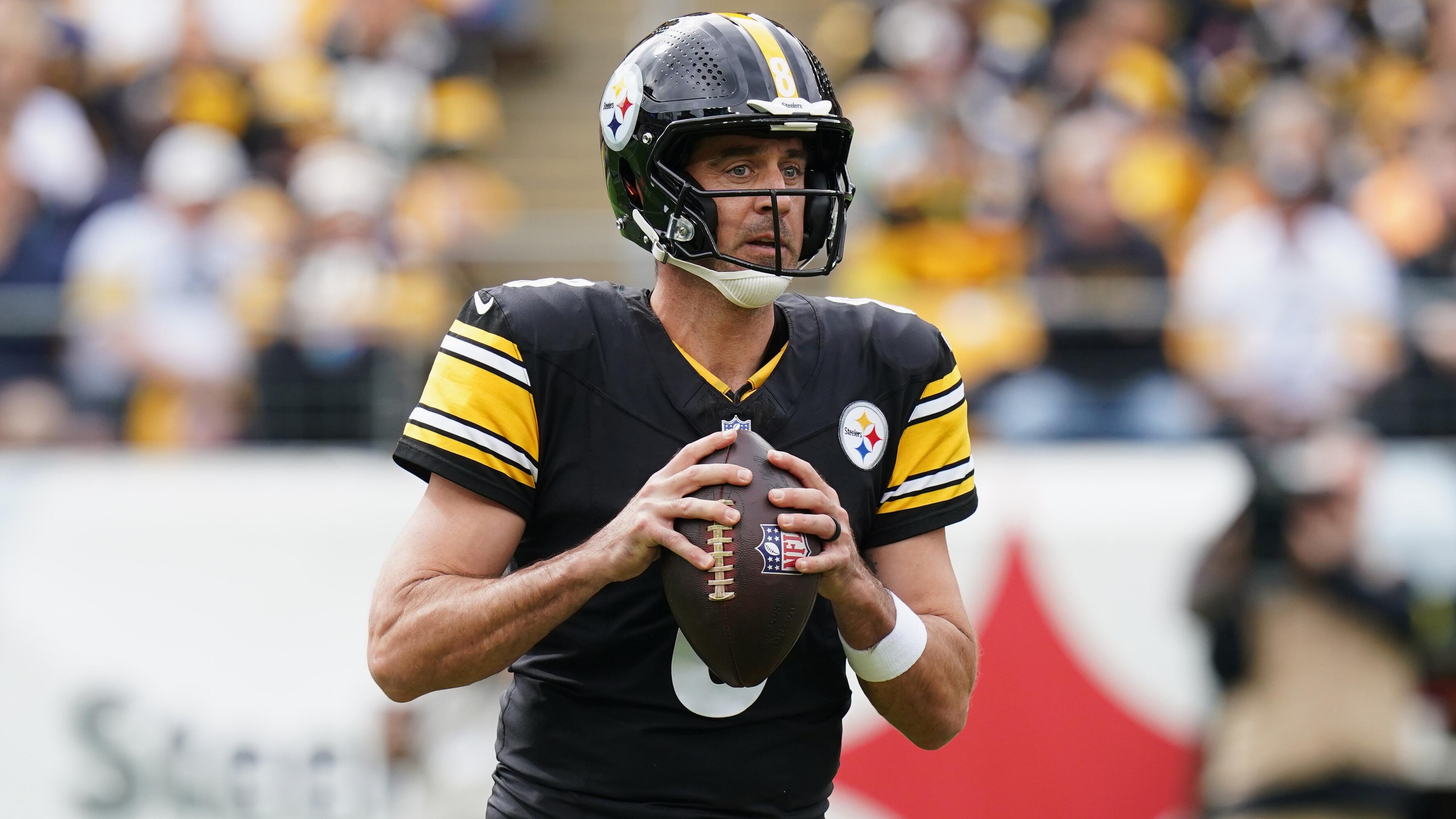 Aaron Rodgers Helps Steelers' Scout Team Ahead of Game vs. Jordan Love ...