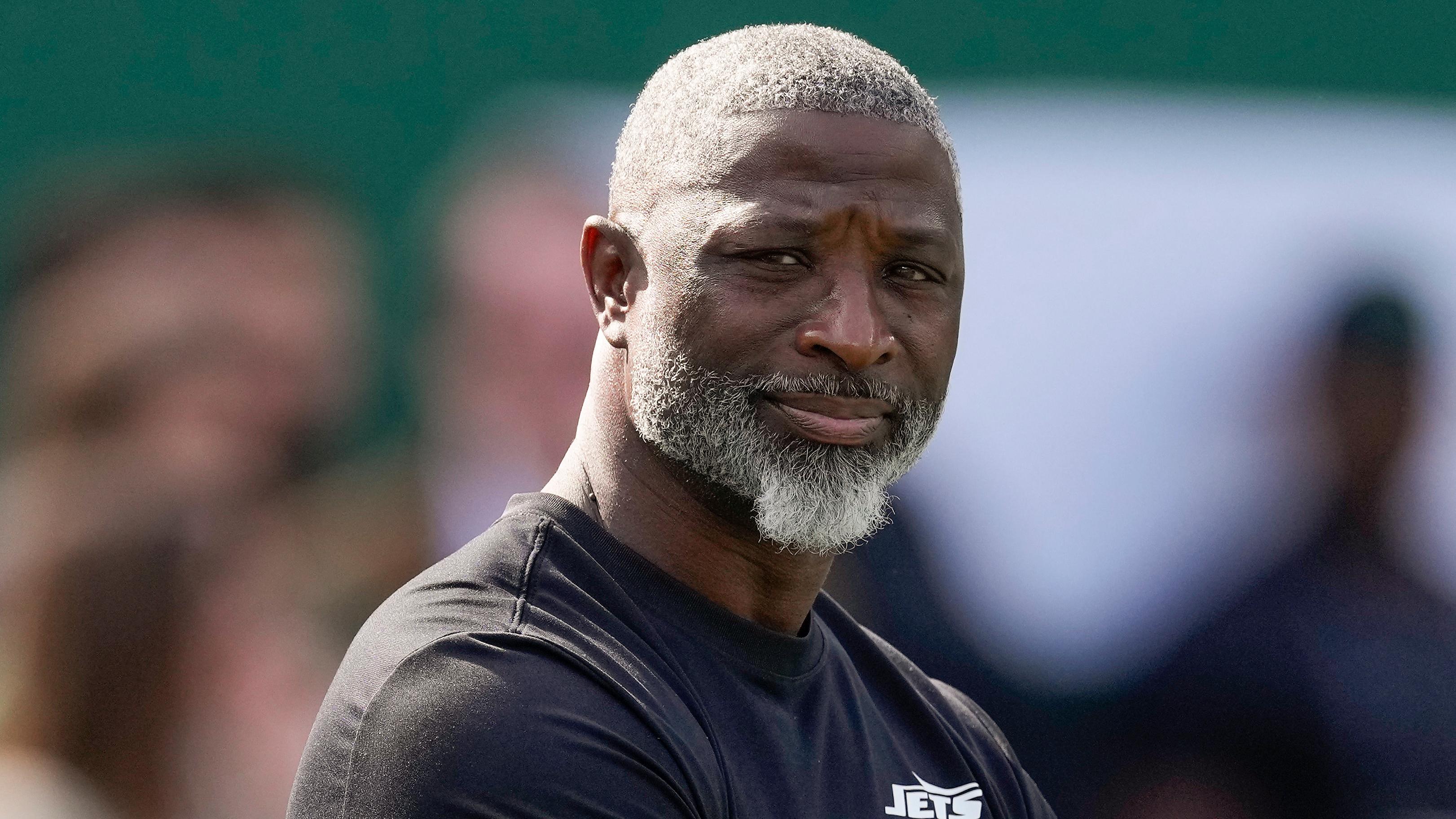 Woody Johnson Hugs Aaron Glenn 'Every Day' to Show Support, Jets HC Has ...