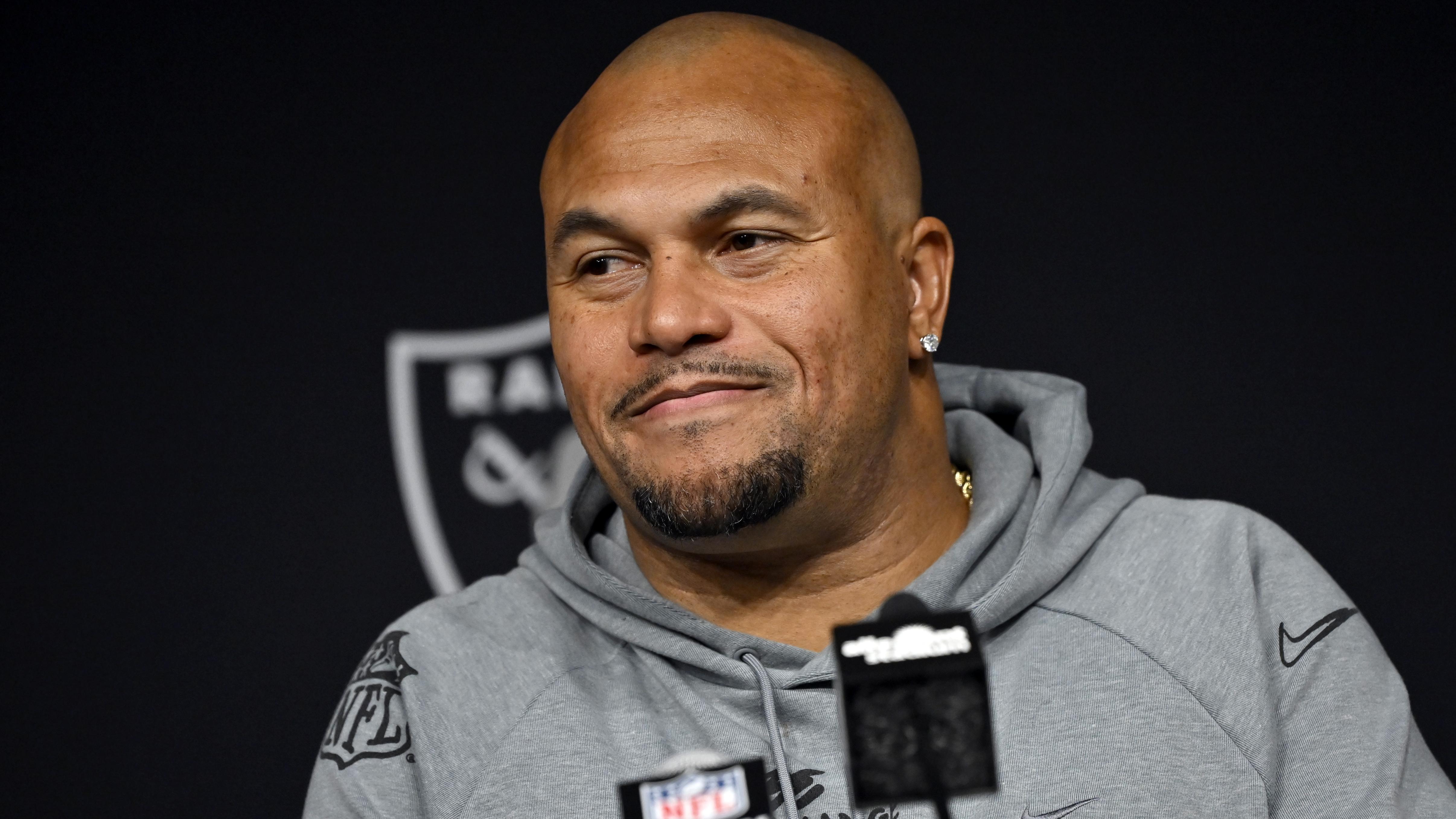 Ex-Raiders HC Antonio Pierce Says LV 'Might Need Decades' to Fix ...