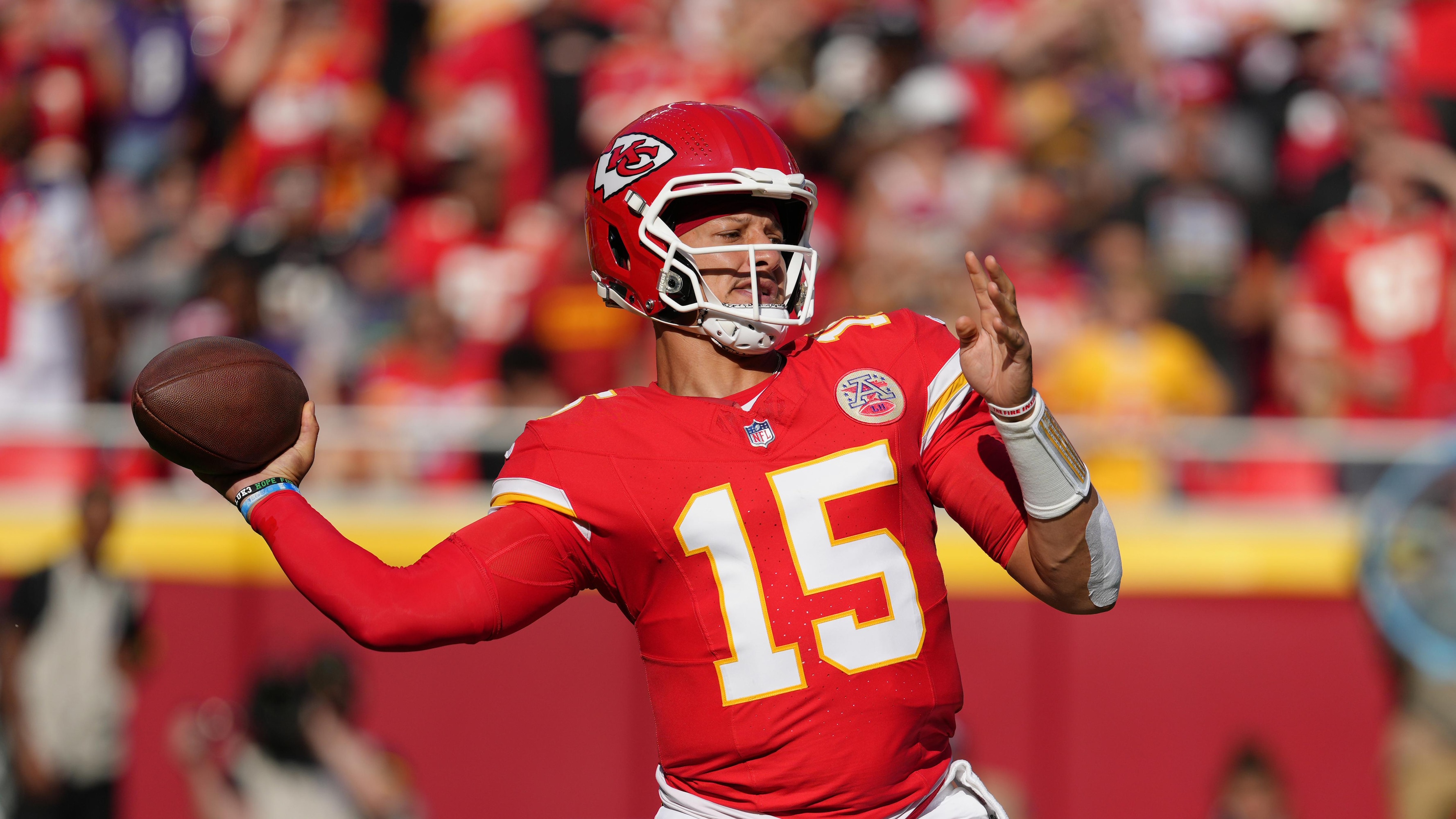 Patrick Mahomes Says Chiefs Will Be 'Blaring' Taylor Swift's New Album ...