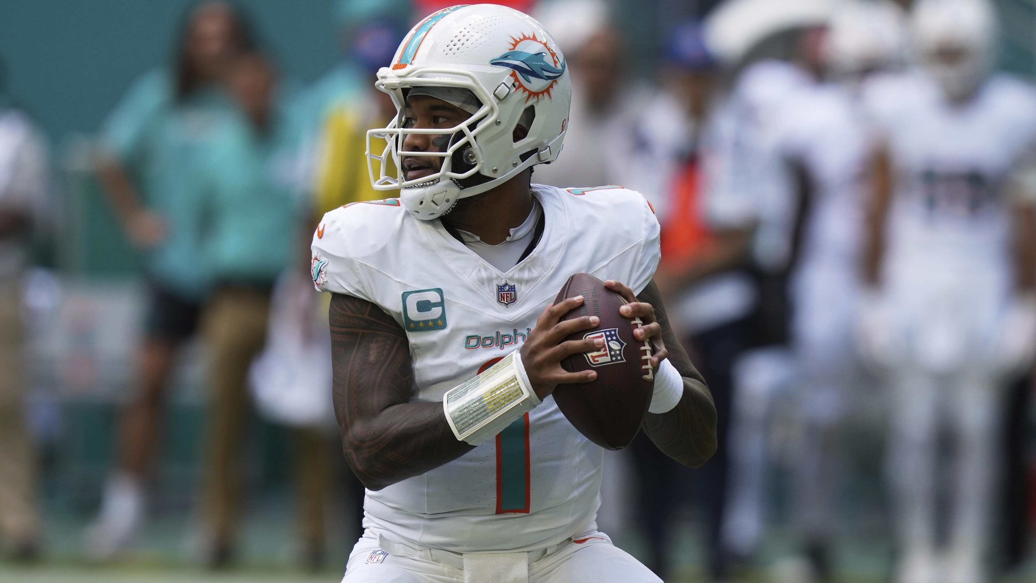 Tua Says He 'Can't Do Half' of What Josh Allen Does as Runner Ahead of ...