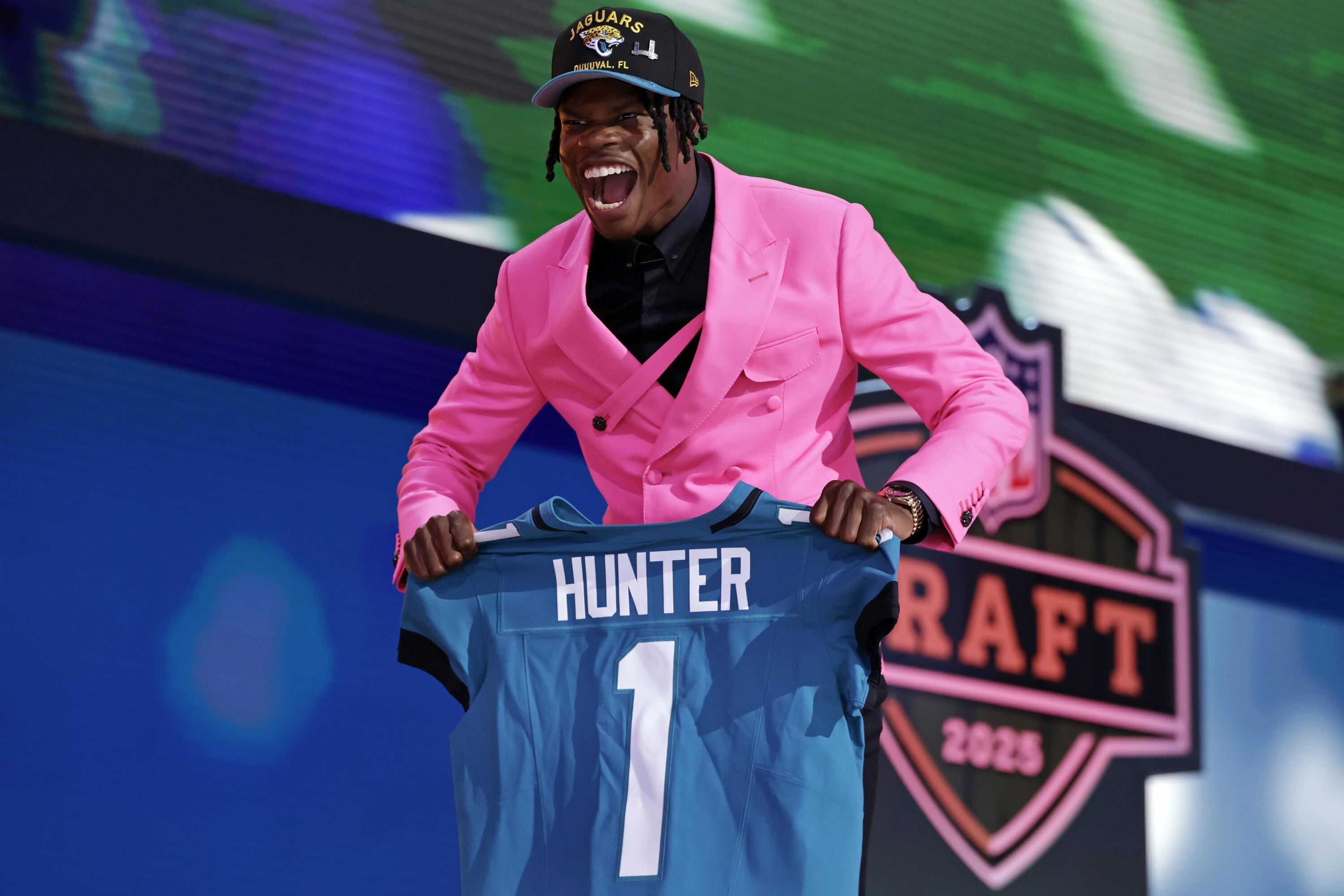 Jaguars, Browns Reportedly Agreed to Travis Hunter Trade Framework ...