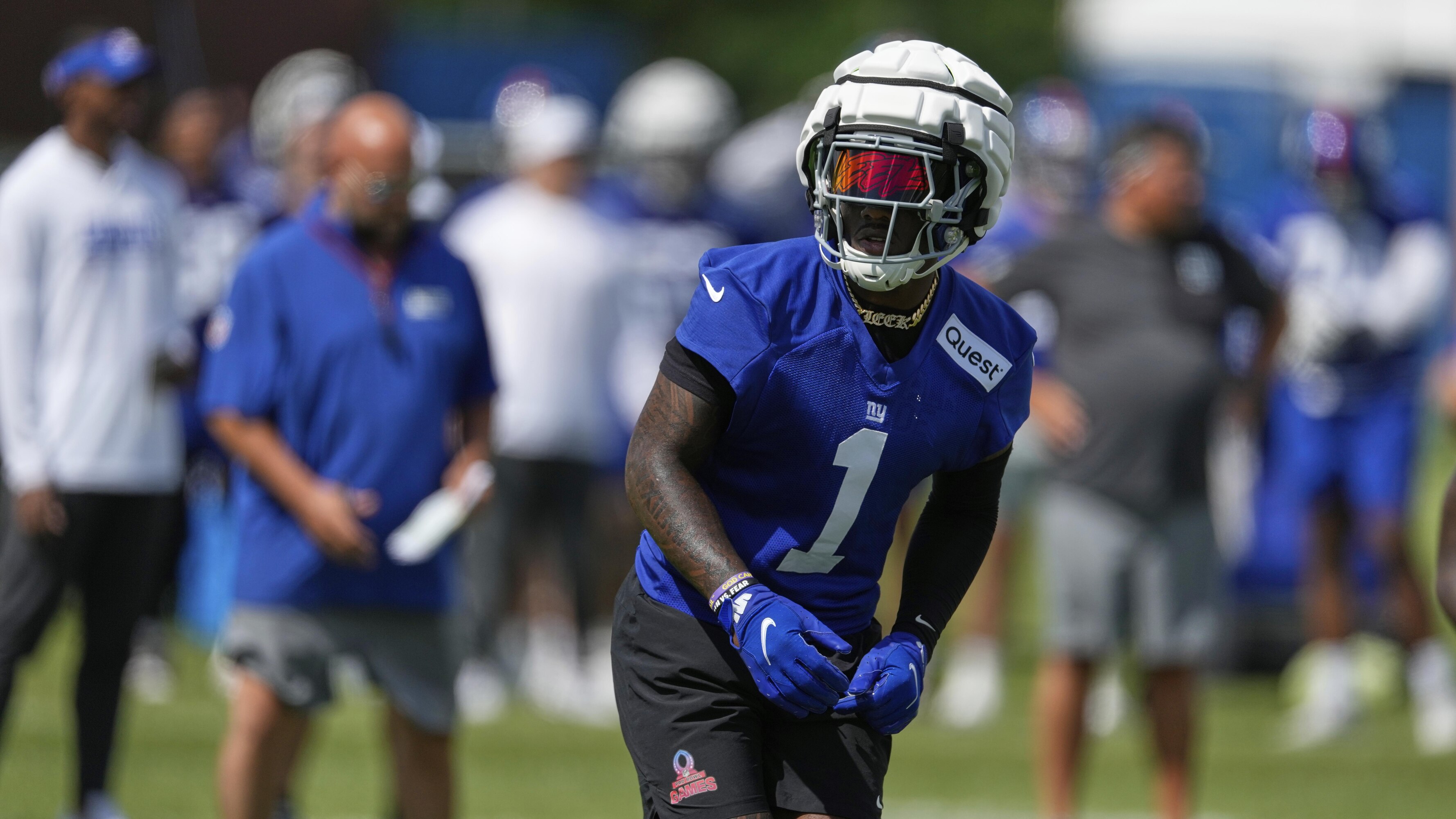 Fantasy Football 2025 Picks in 2-Round Mock Draft and Top Keeper ...
