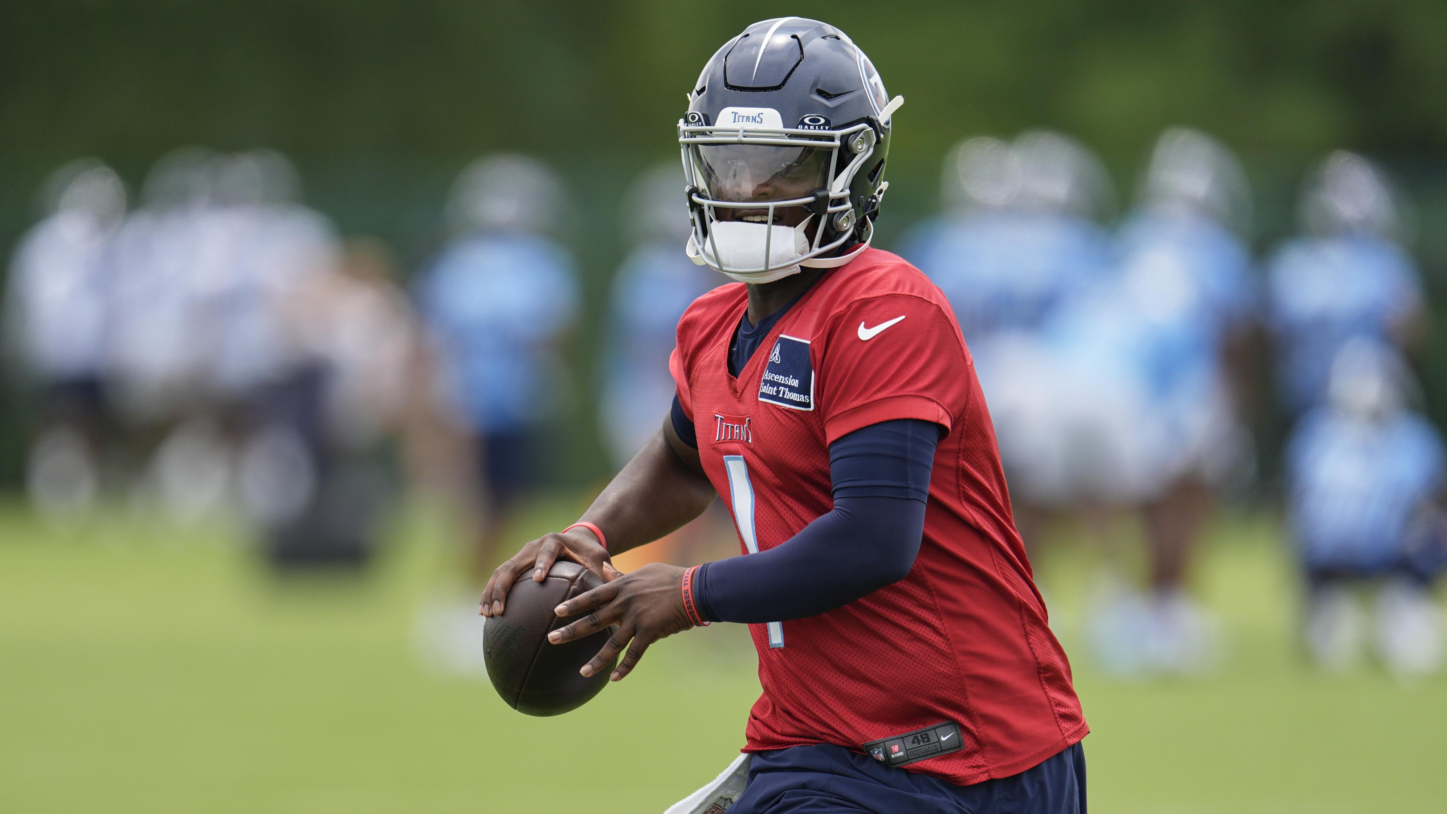 Cam Ward Calls Titans' 1st Practice 'Mid' After Start of NFL Training Camp