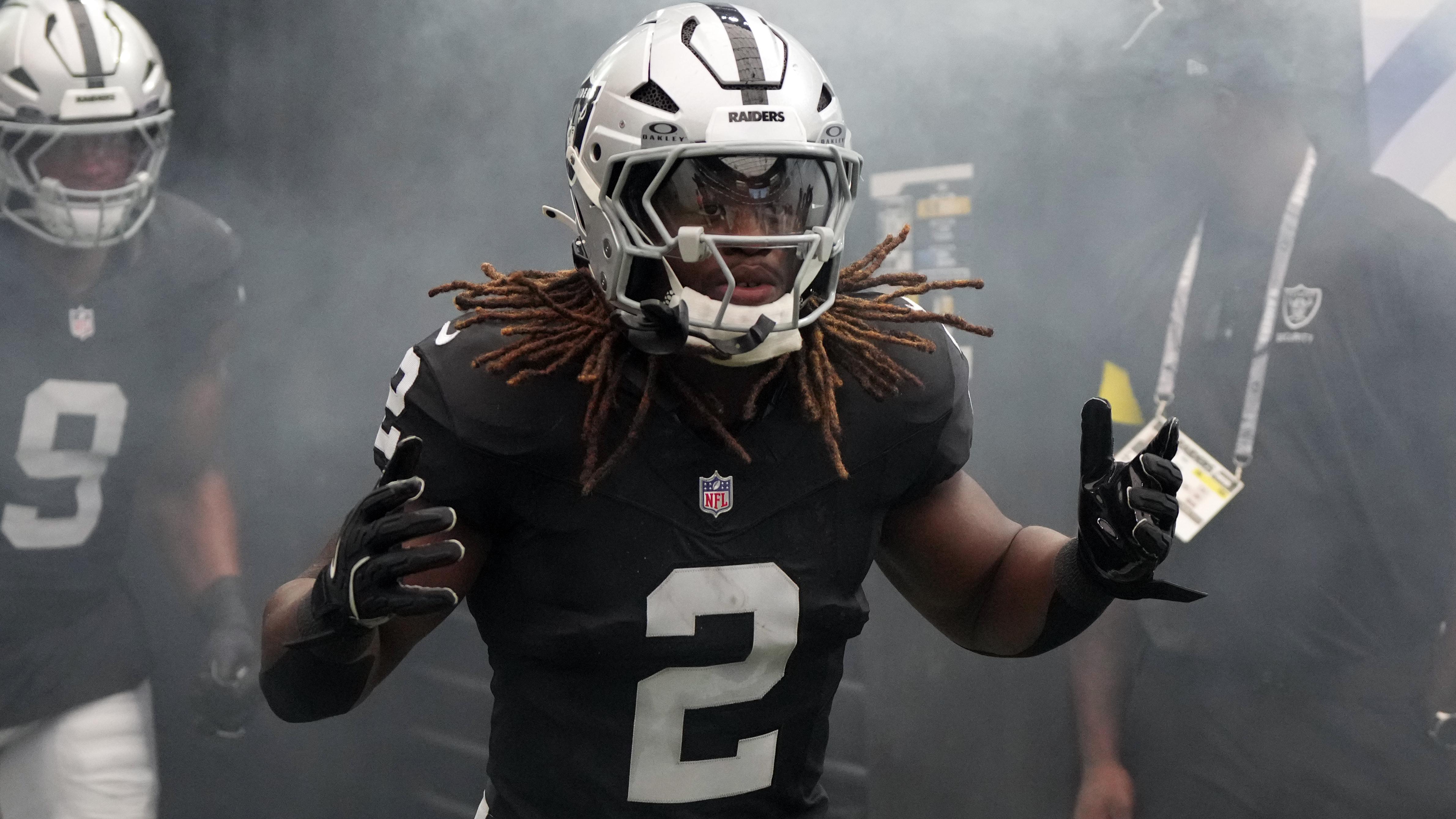 Ashton Jeanty Talks Rookie NFL Season, Raiders' Culture and More in B/R ...