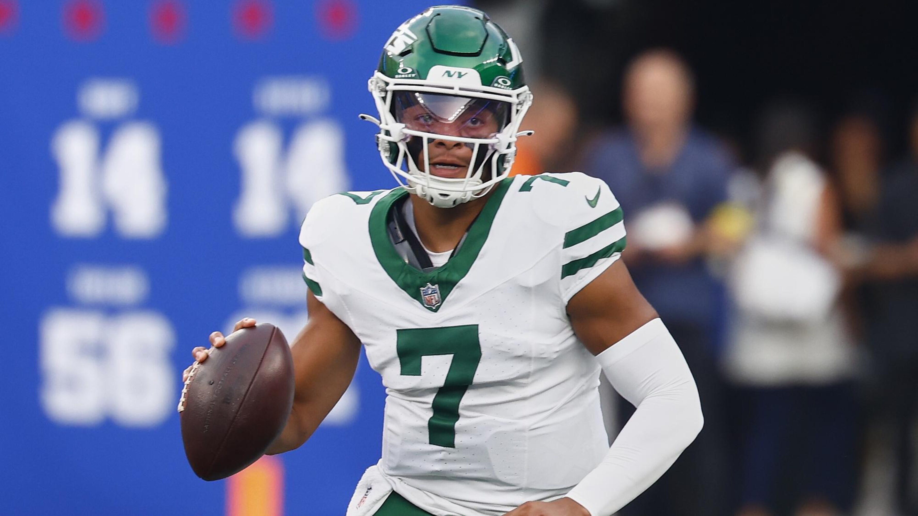 Jets GM Says Justin Fields Can Follow Baker Mayfield, Sam Darnold's Path to Success