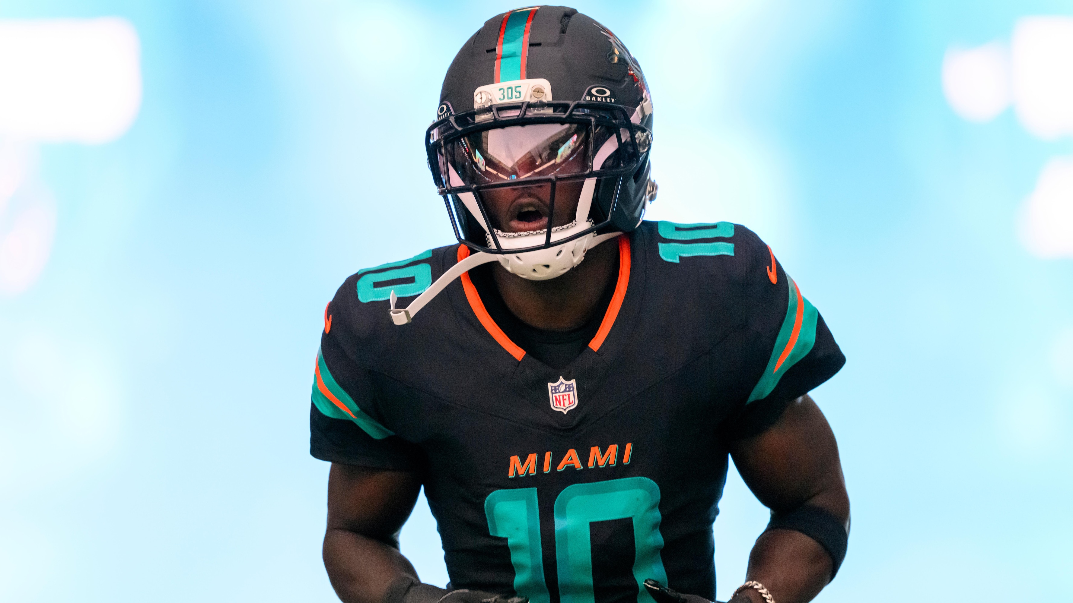 Tyreek Hill Posts Cryptic 'The Office' GIF After Dolphins' Blowout Loss ...