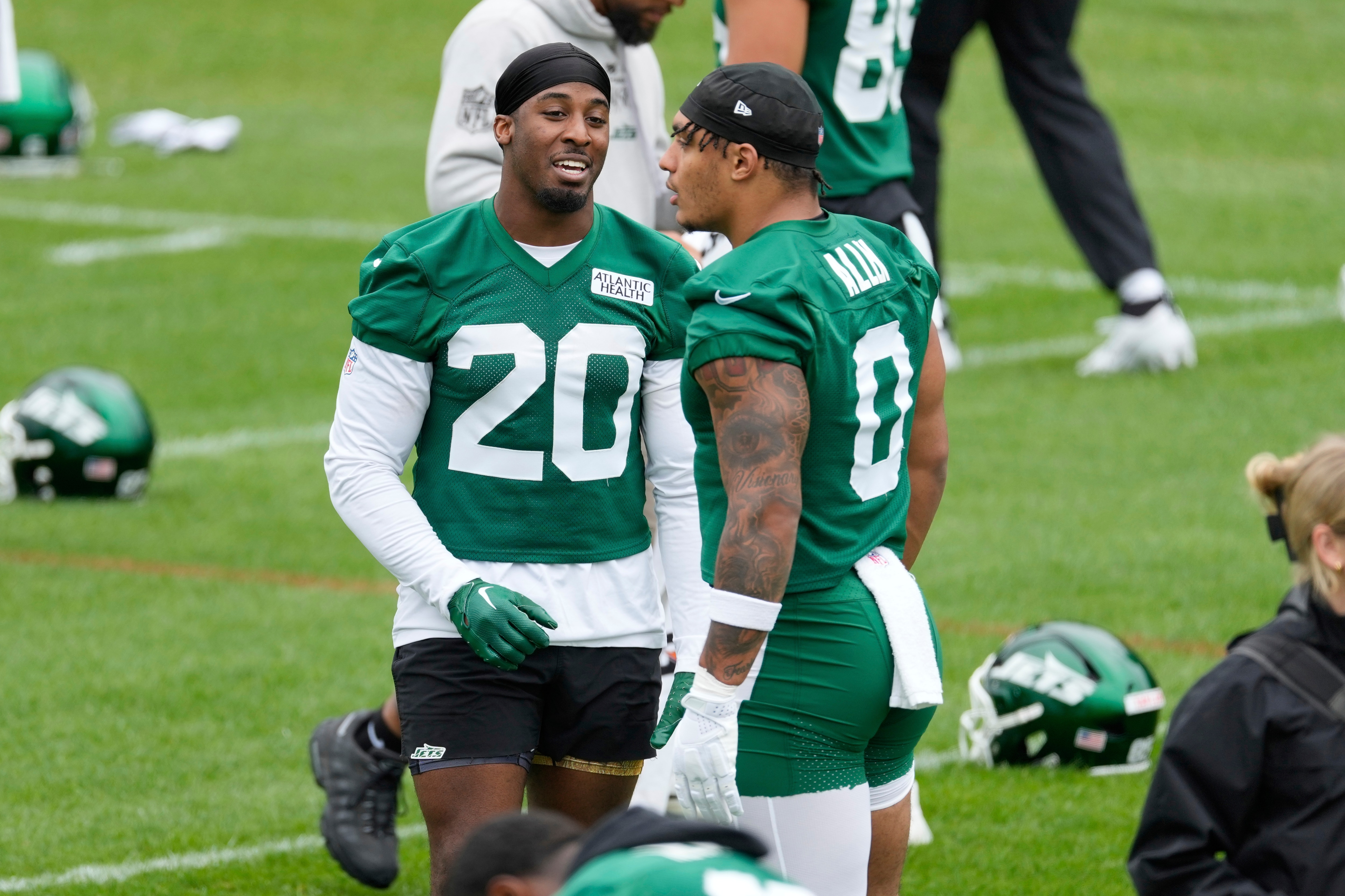 Jets' Breece Hall Says He Has to 'Prove' He's Worthy of Being 3-Down RB ...