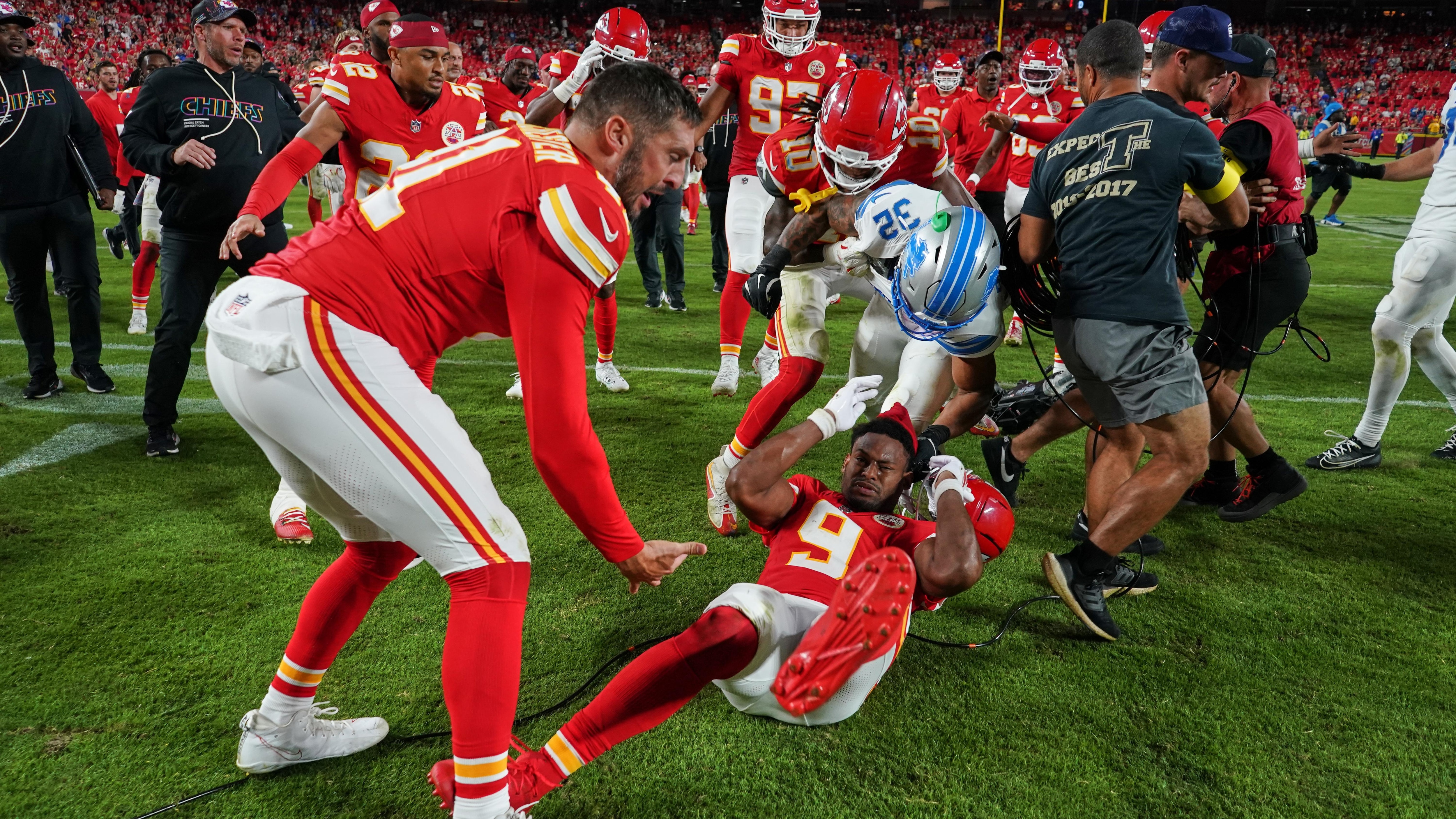 Lions' Brian Branch Suspended by NFL for Slapping Chiefs' JuJu Smith-Schuster on Video