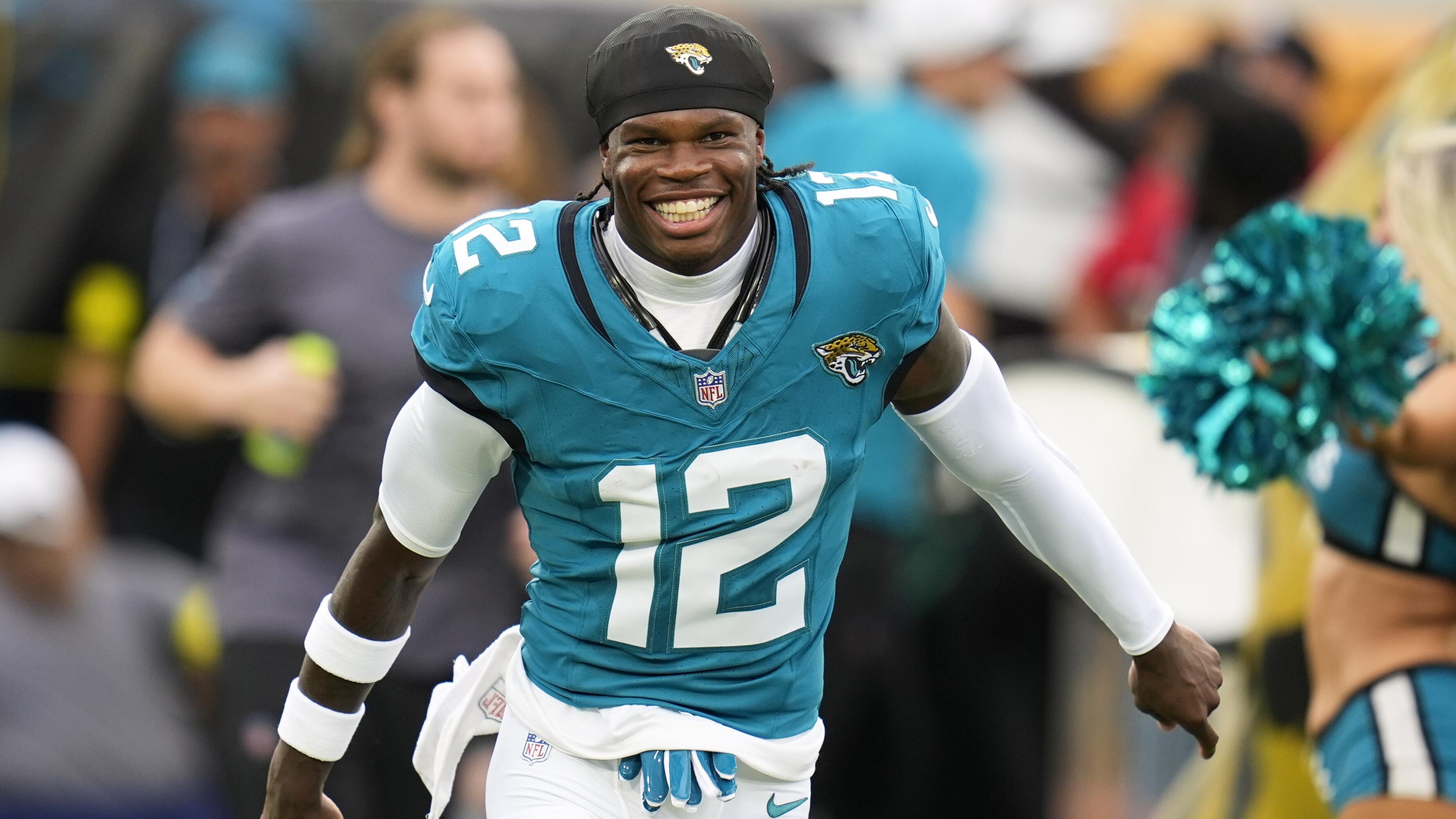 Travis Hunter Shows off New Haircut on Video Before Historic Jaguars Debut