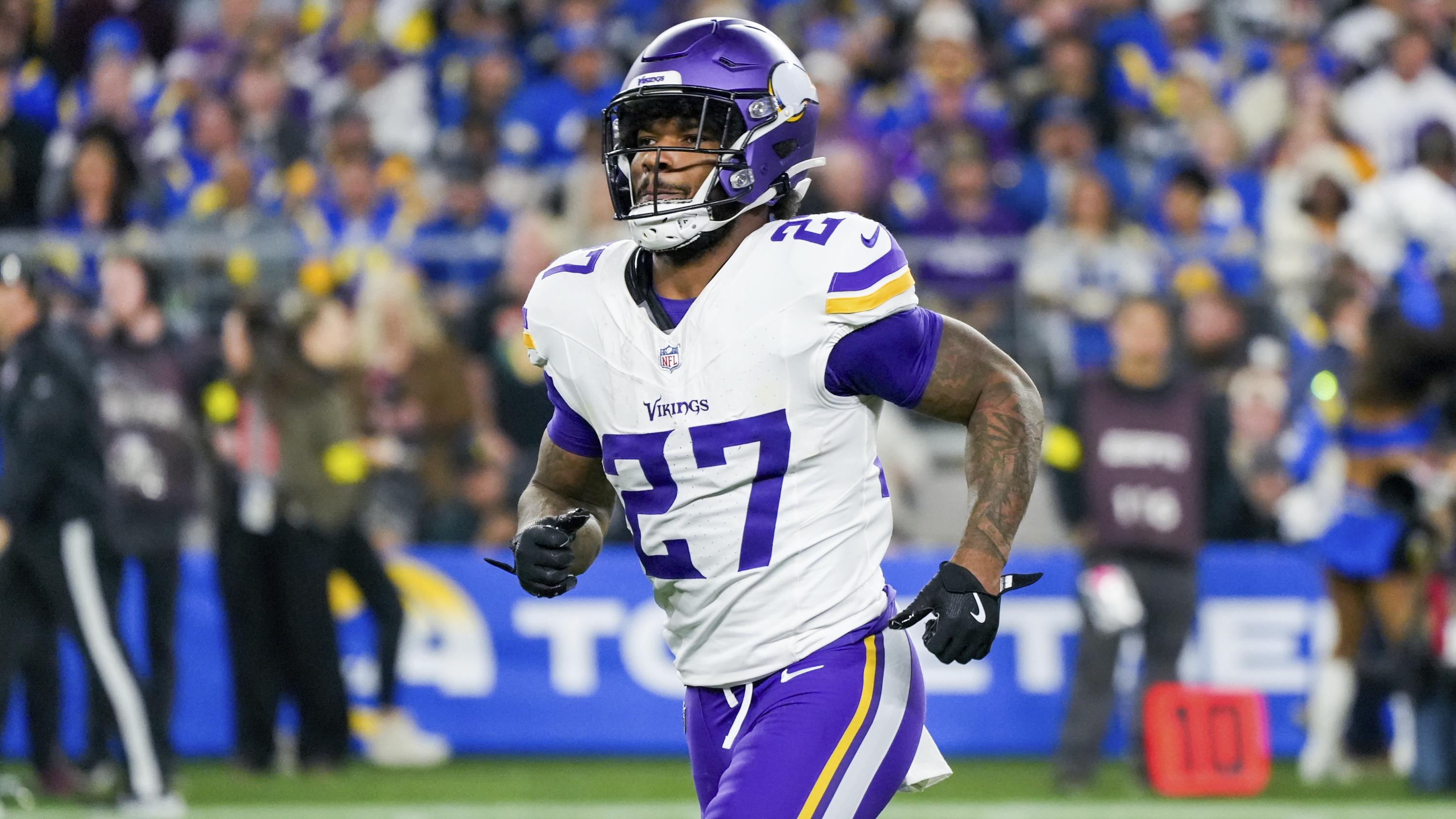 LaNorris Sellers Deemed 'Cheat Code' by NFL Exec After South Carolina's Win vs. VT