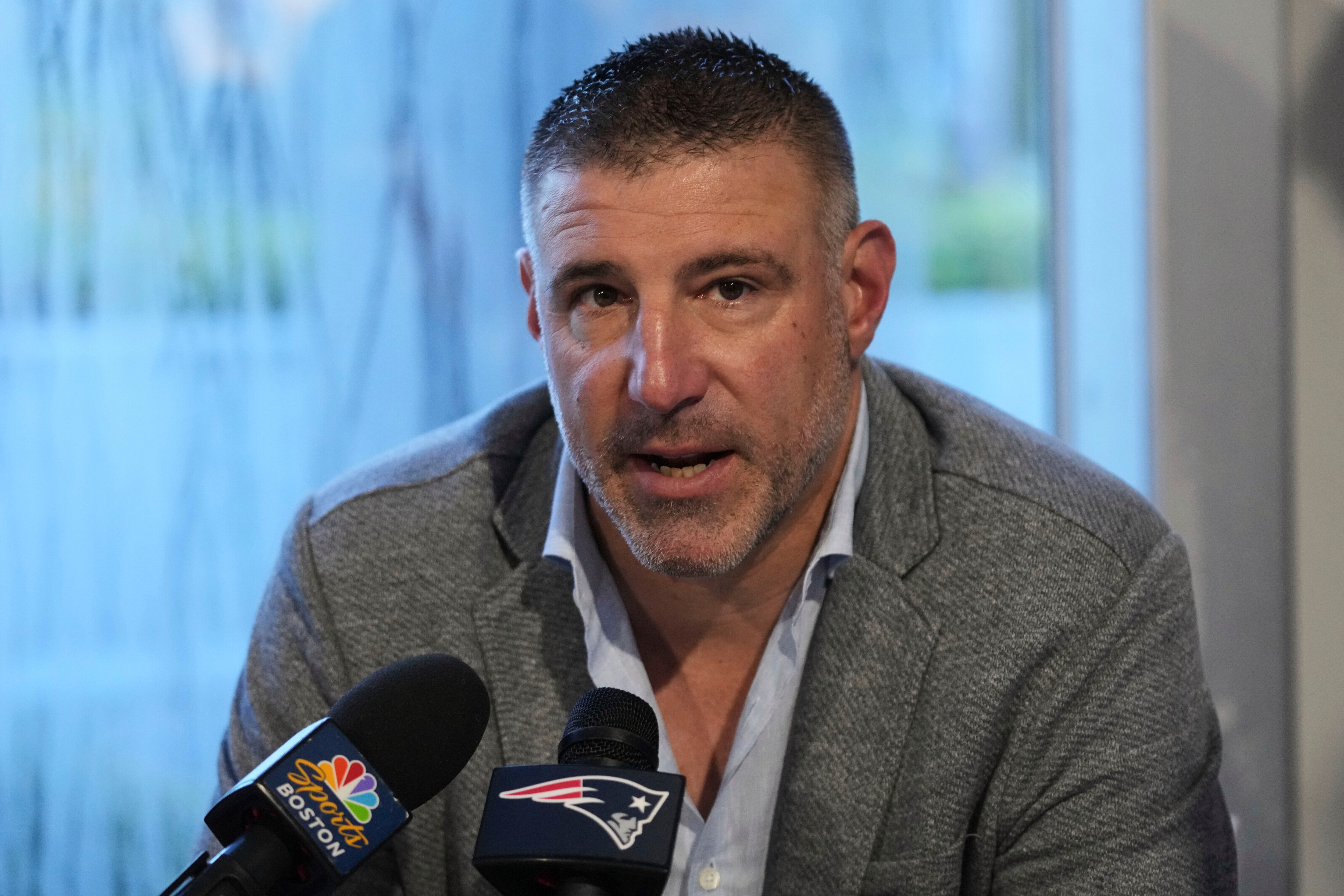 Patriots Reportedly Not Showing Interest in Trading Up from No. 4 in ...