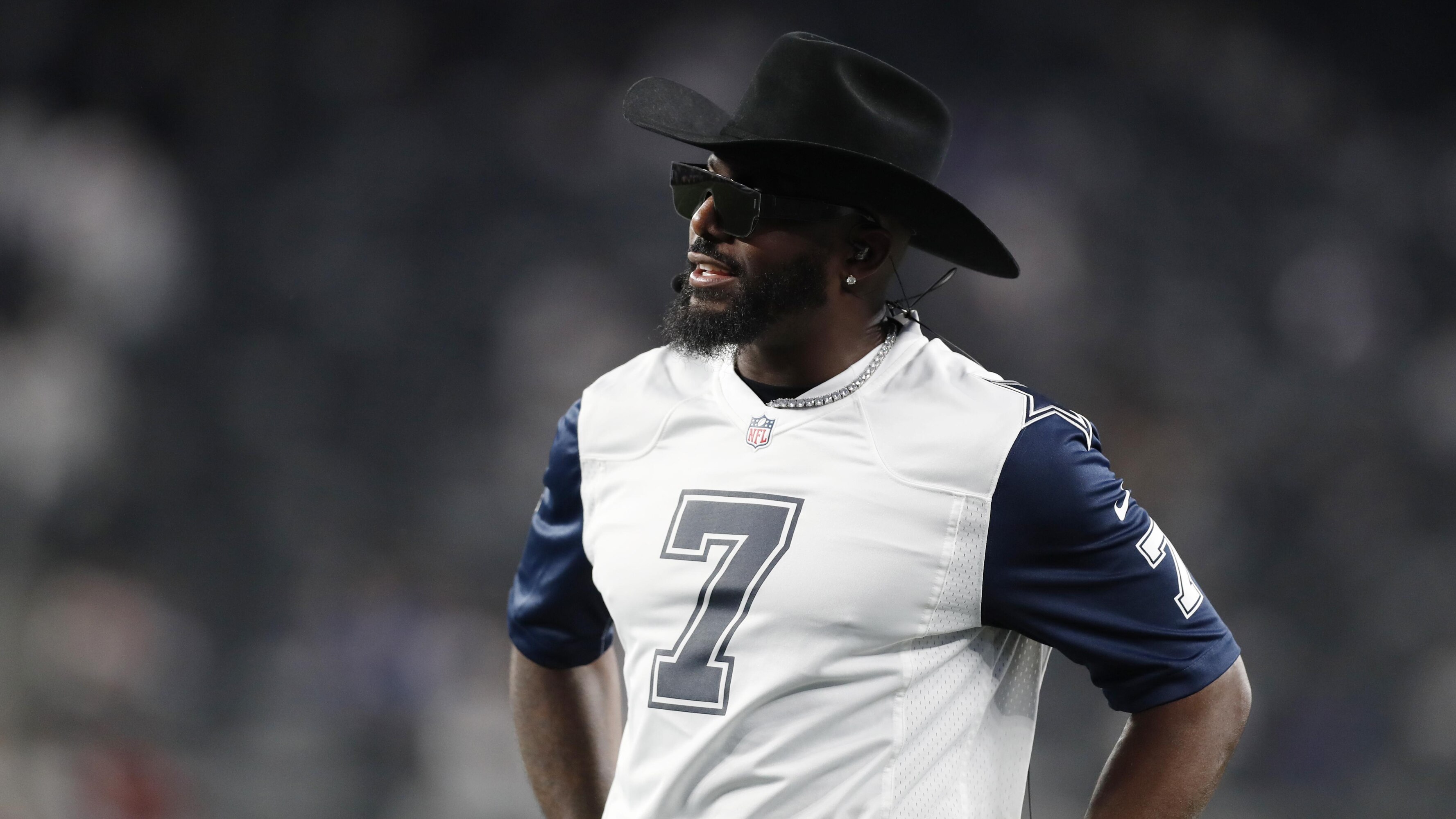 Dez Bryant Calls Out Cowboys' Jerry Jones Over Contract Negotiation ...