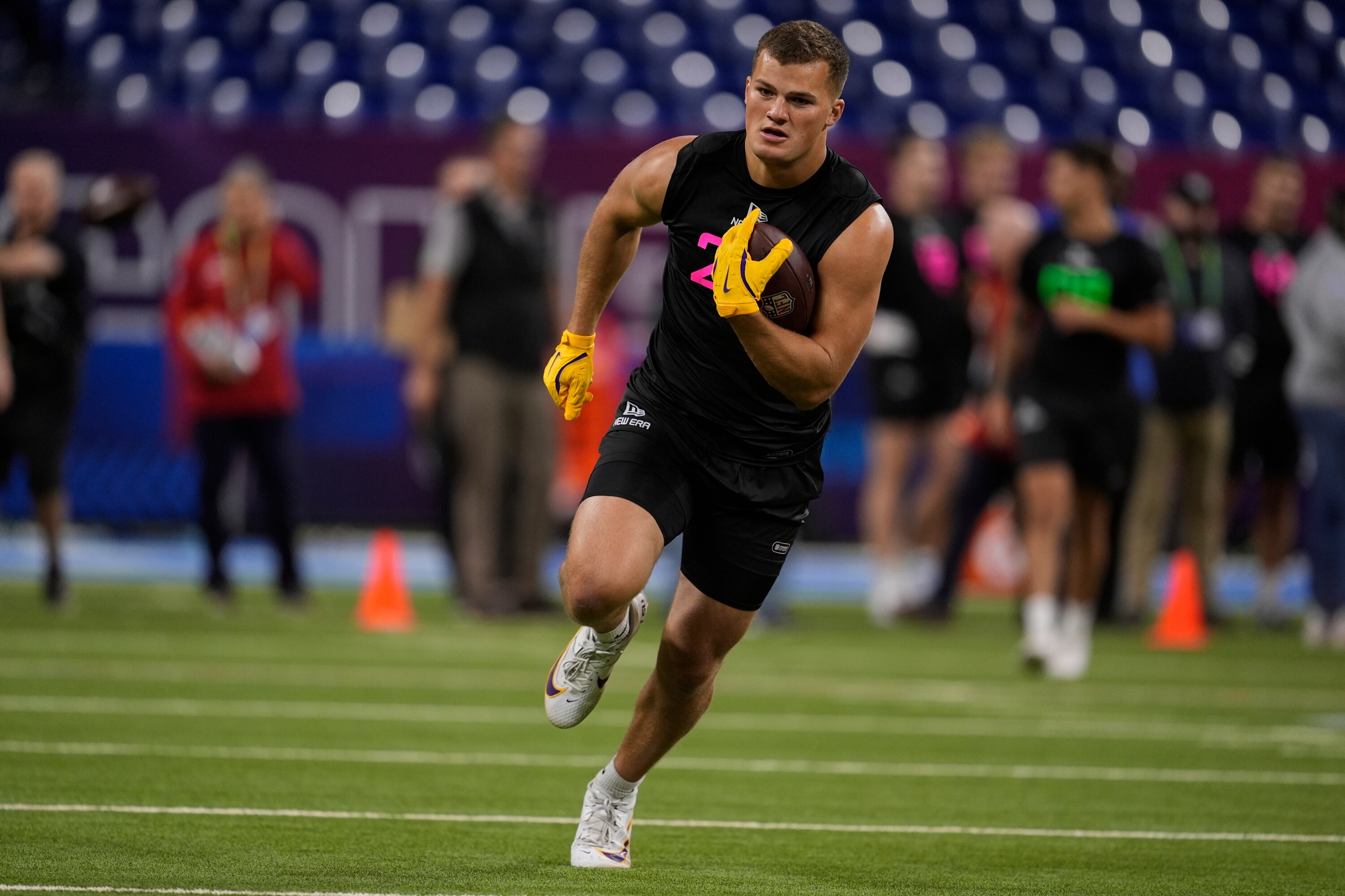LSU TE Mason Taylor Reportedly Visits Dolphins, Son of Hall of Famer ...