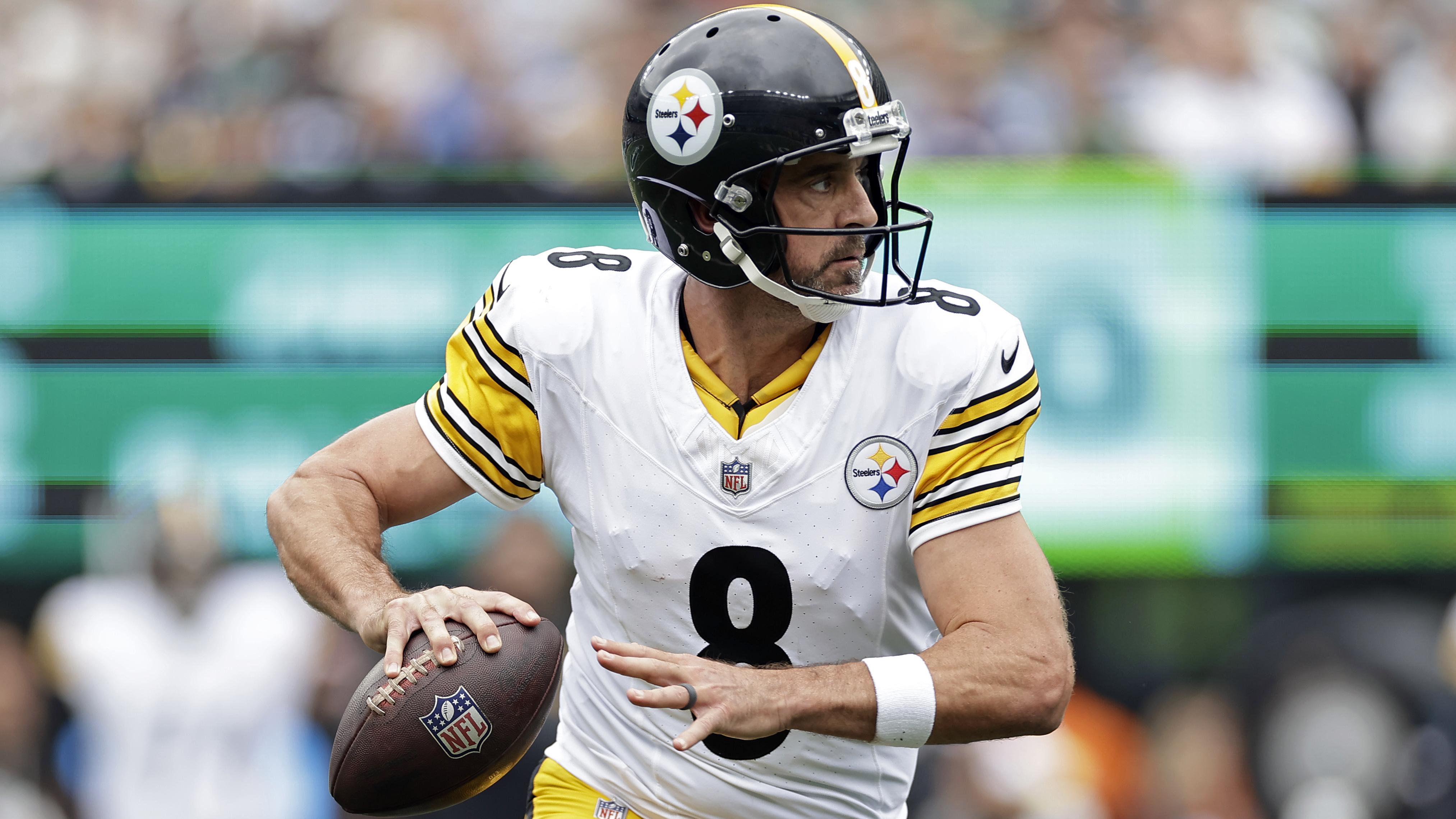 NFL Legend Brett Favre 'Surprised' Steelers' Aaron Rodgers Hasn't Won More Super Bowls