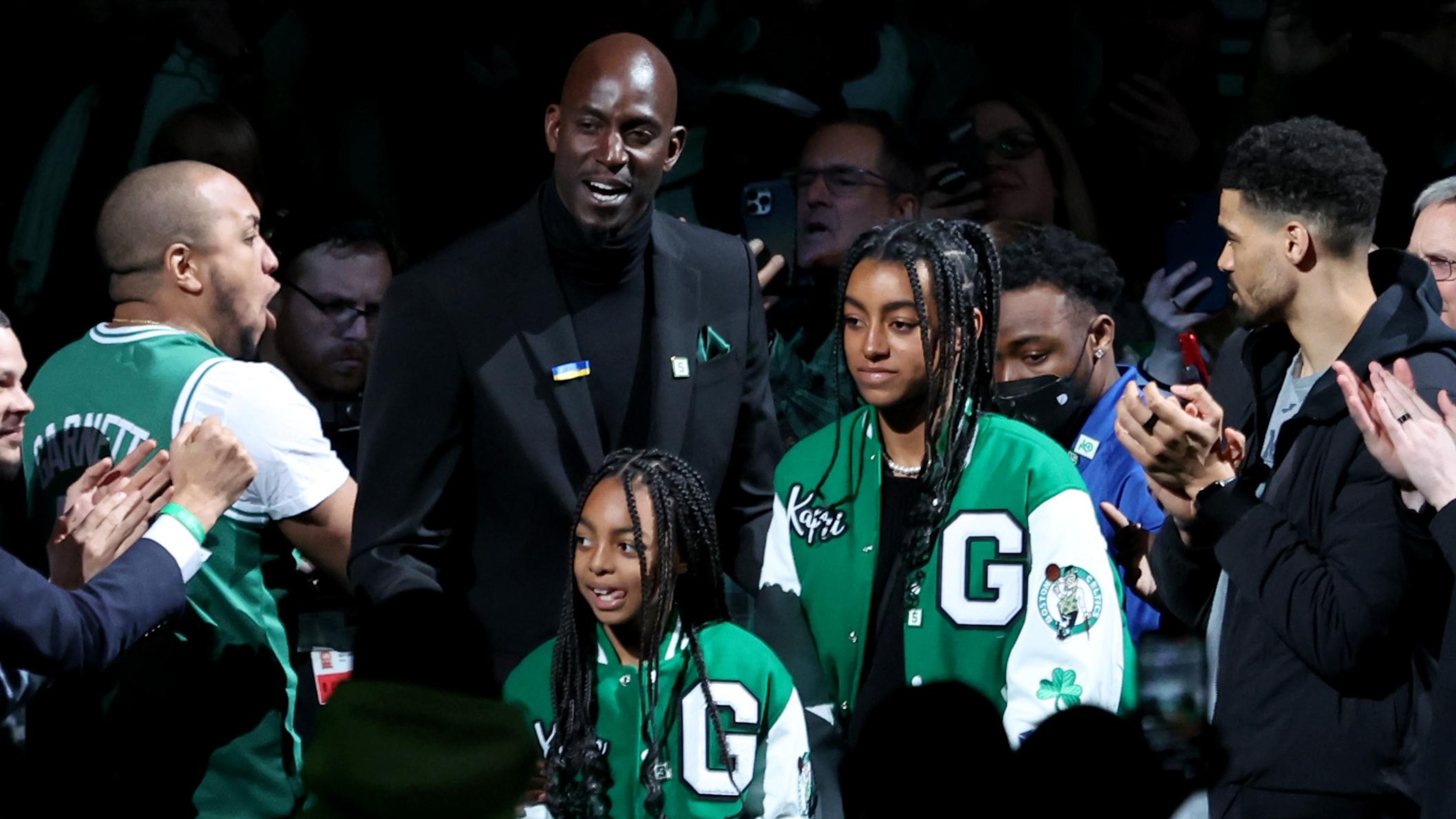 NBA Legend Kevin Garnett's Daughter Kapri Commits to Michigan ...