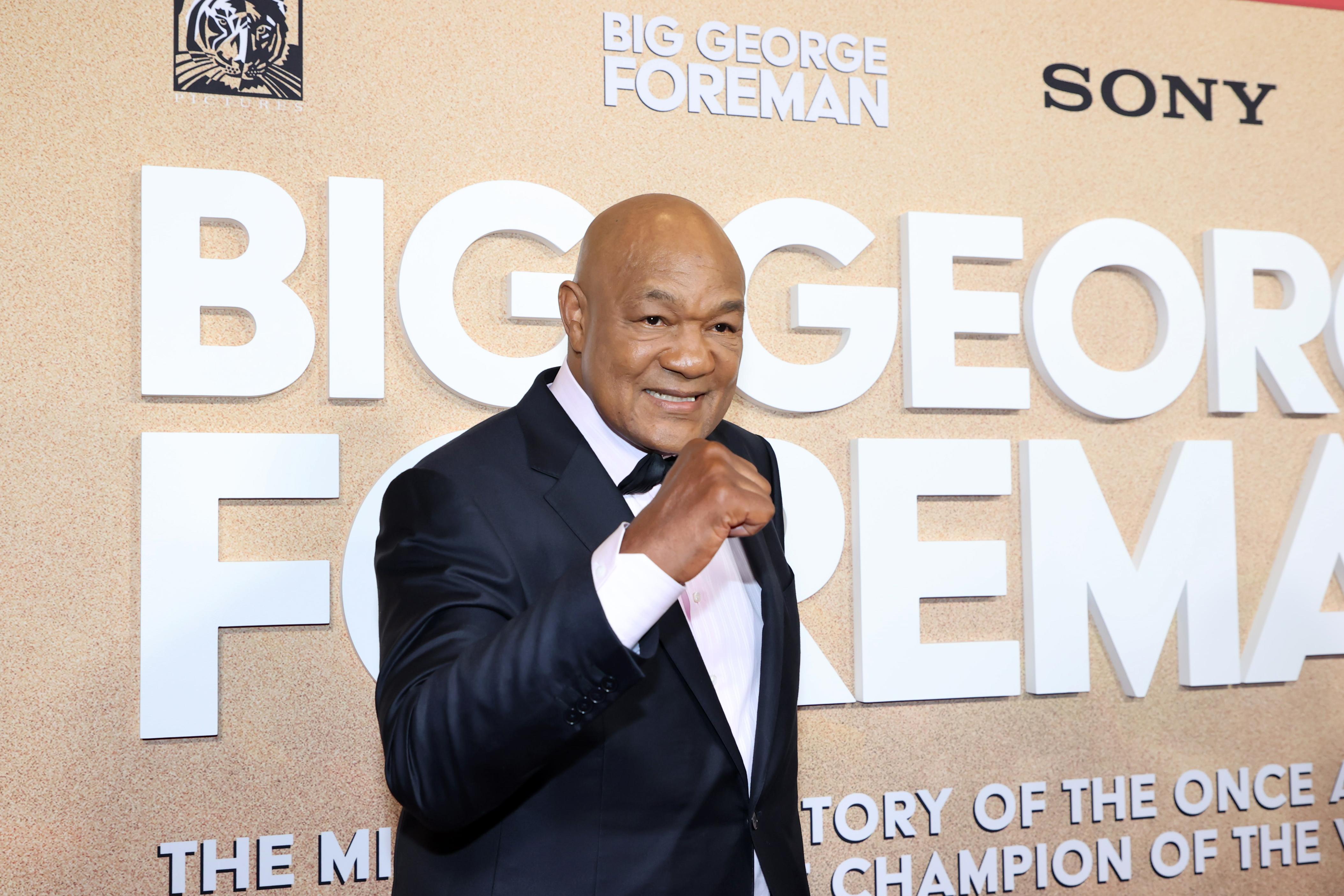George Foreman Dies at 76; Boxing Legend Won 2 Heavyweight Titles ...