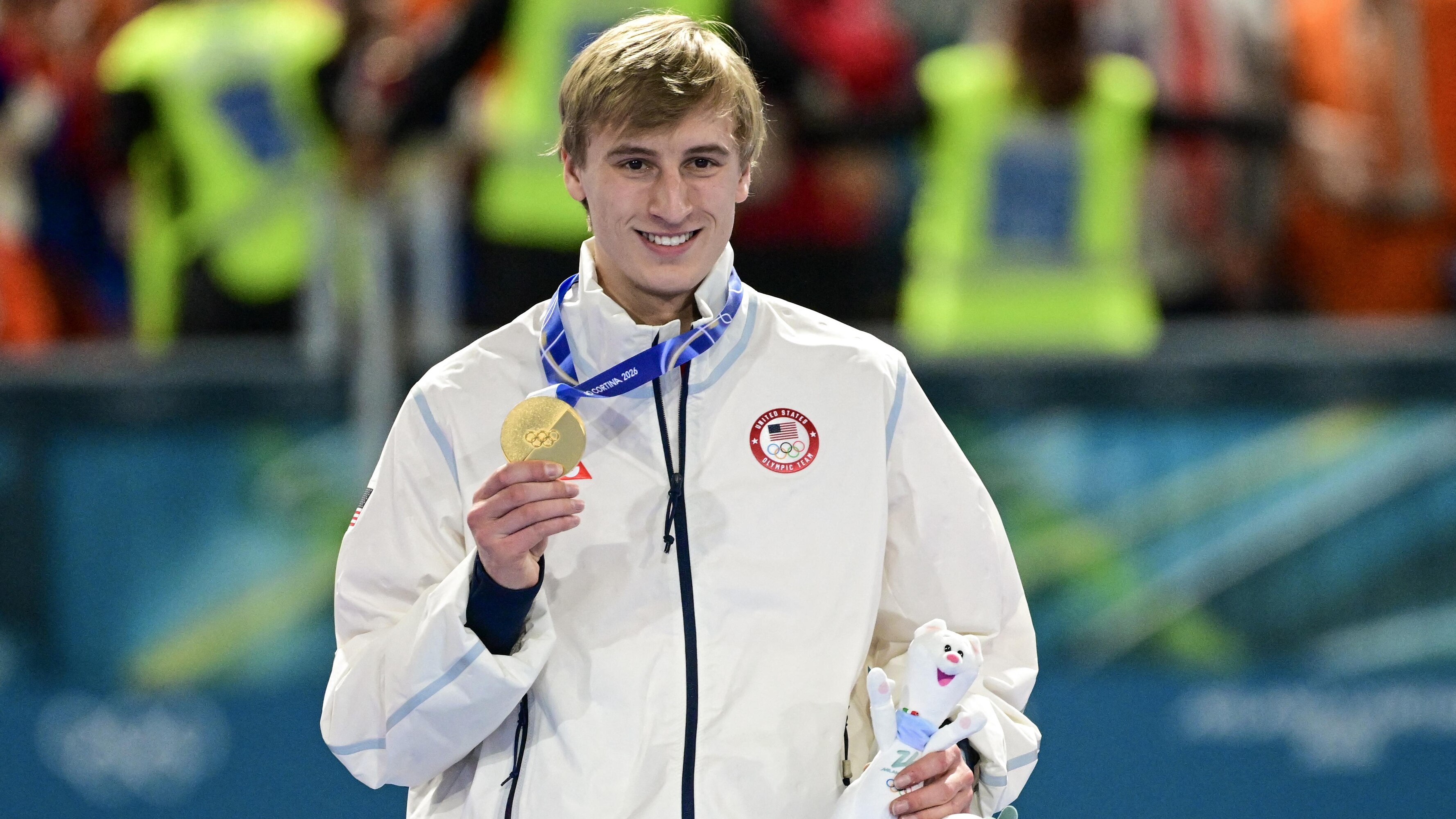 American Jordan Stolz Sets Olympic Record, Wins Gold Medal in 1000m ...
