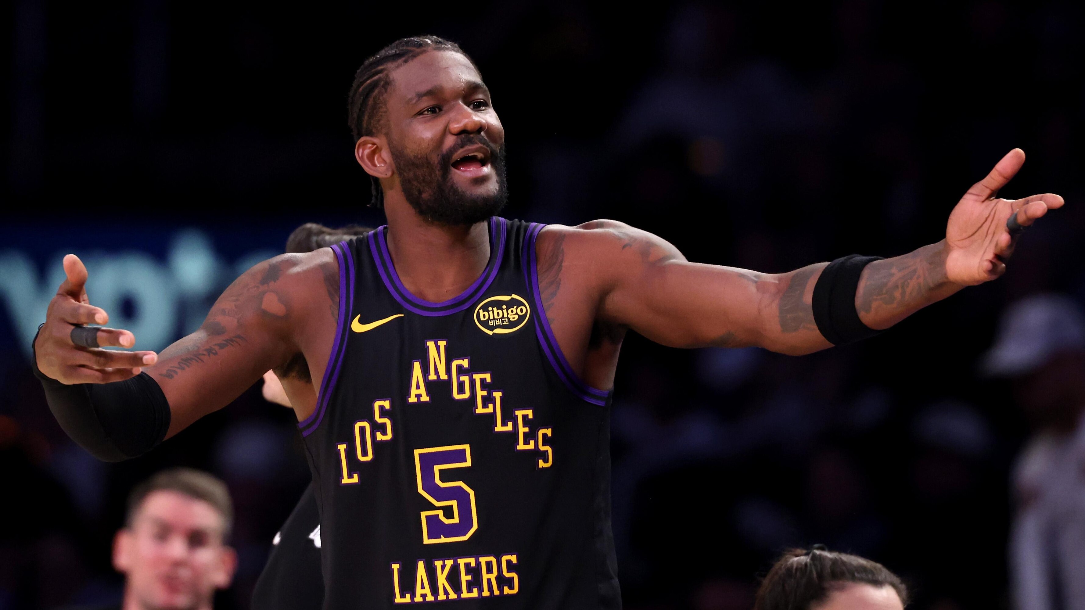Lakers' Deandre Ayton Called Out by Anonymous NBA Scout in New Report