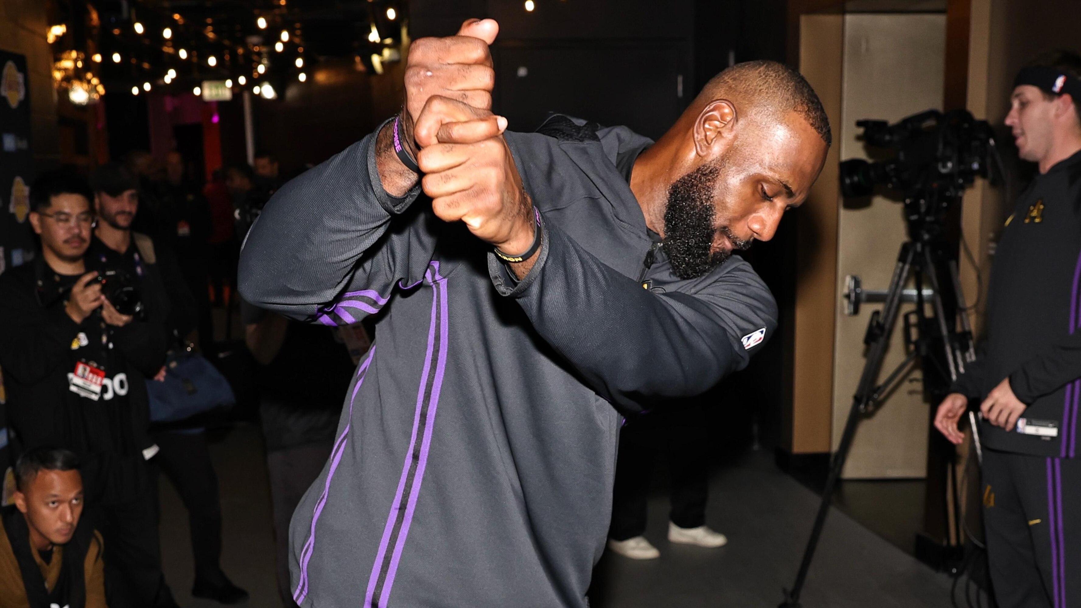 LeBron Reveals Why He Loves Golf, Reason He Started Playing and Chess ...