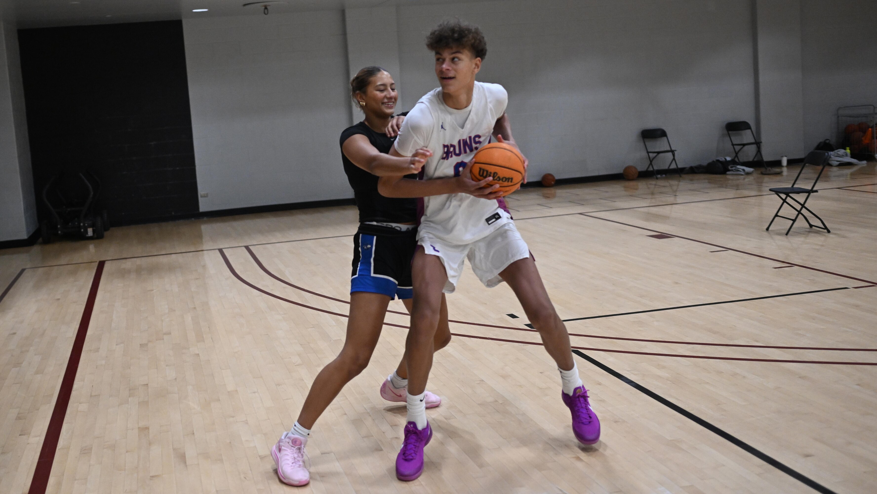 Who is Dylan Betts? Everything to Know About 5-Star Recruit, 7'3 ...