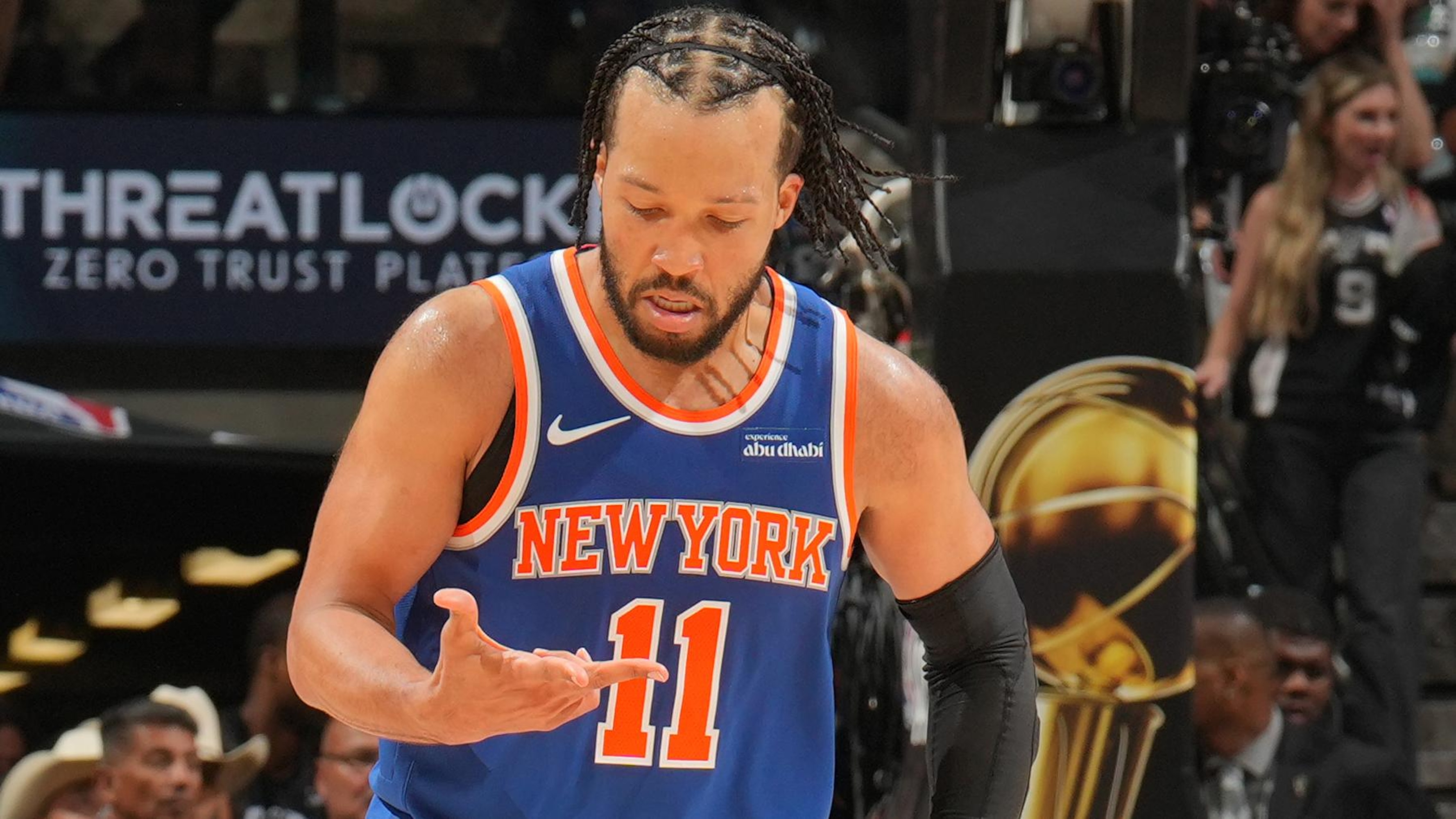Jalen Brunson, Knicks Players Honored by NYC Restaurant With Renamed ...